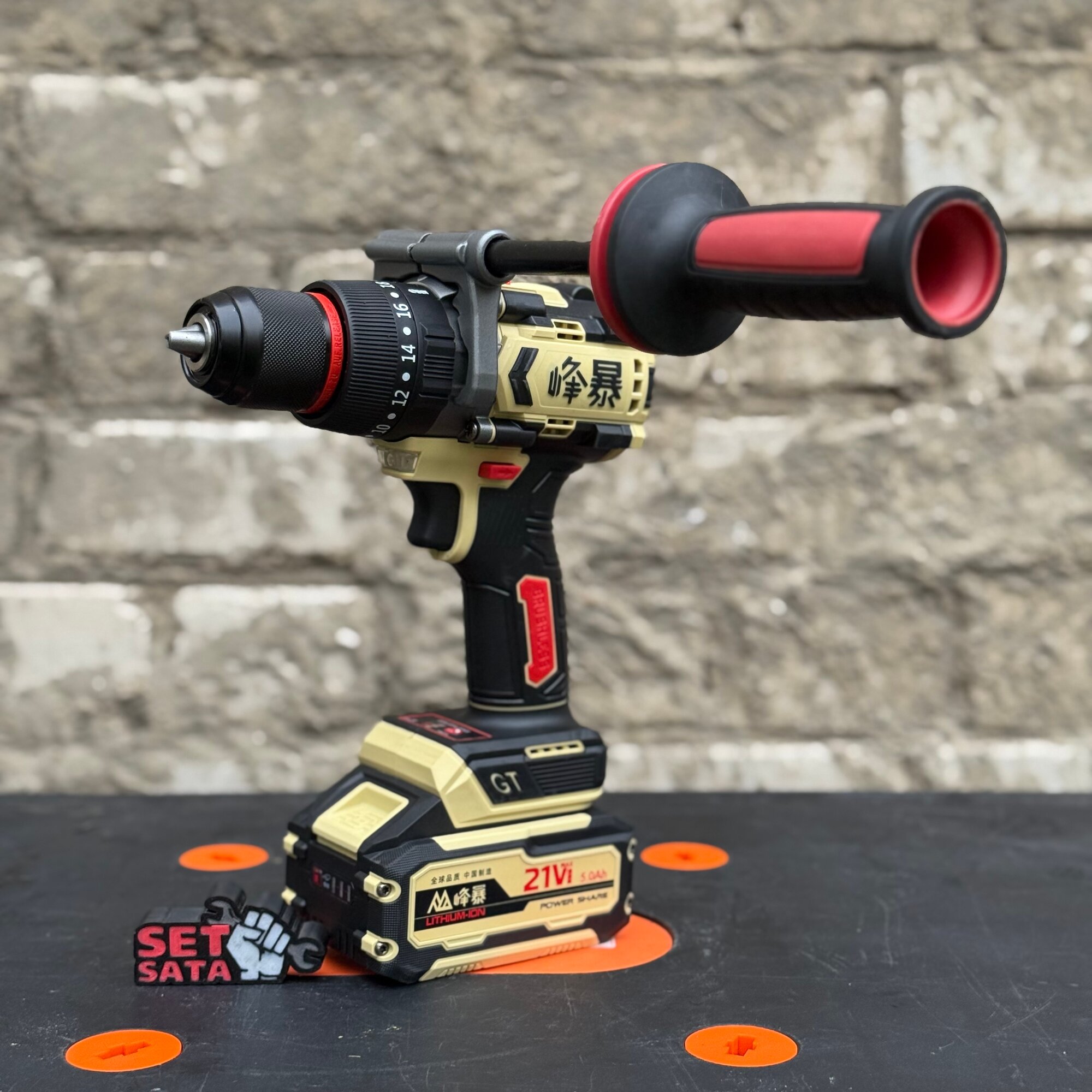 Шуруповерт/ледоруб аккумуляторный бесщёточный FB-21-13C, 21V, 180Нм, Li-ion, 6Ah, 2шт