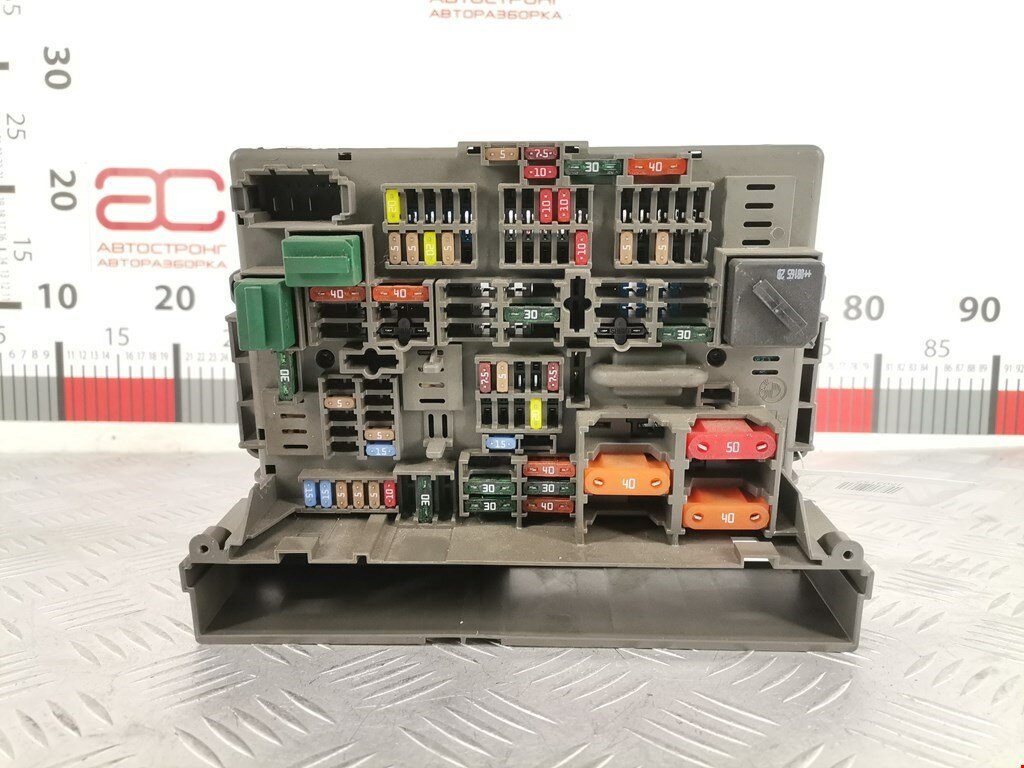 Блок предохранителей BMW 1-Series (E81/E82/E87/E88) 61149119445 арт. 1503157