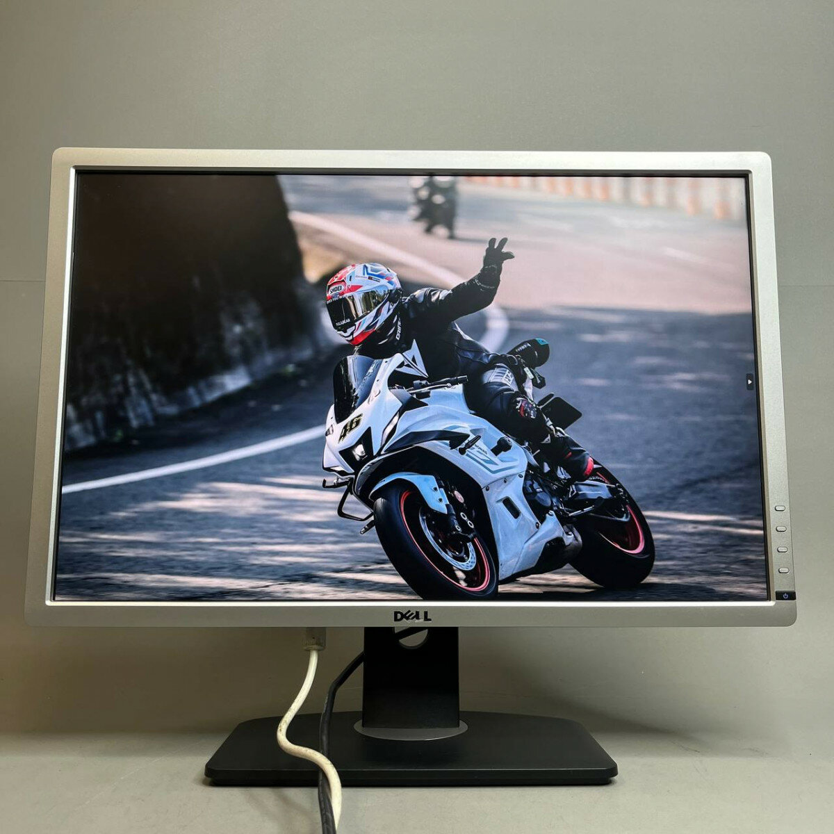 24" Монитор DELL UltraSharp U2412M 1920x1200, черный