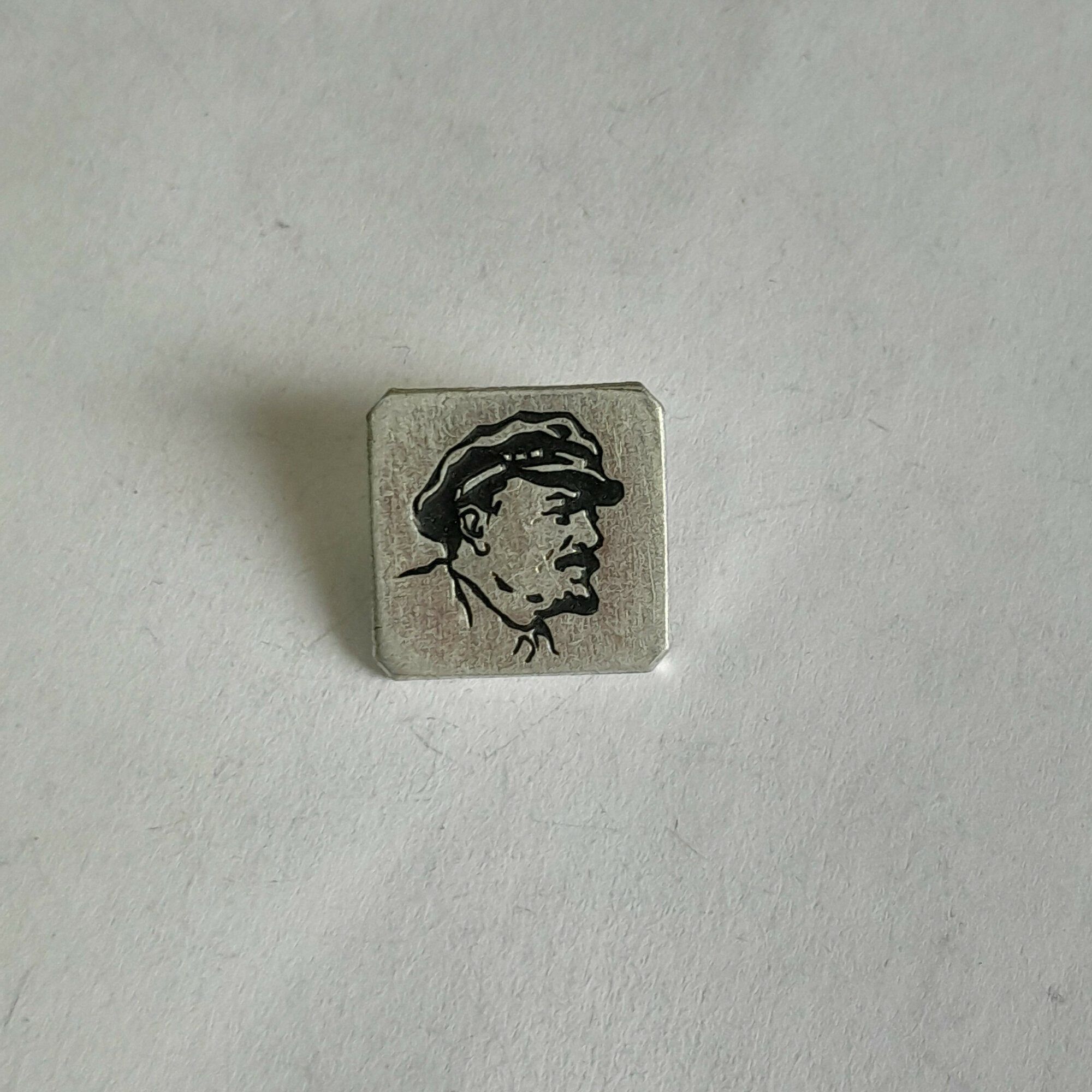 Значок СССР, Ленин, коллекционный металлический. Памятный, редкий, советский и винтажный.