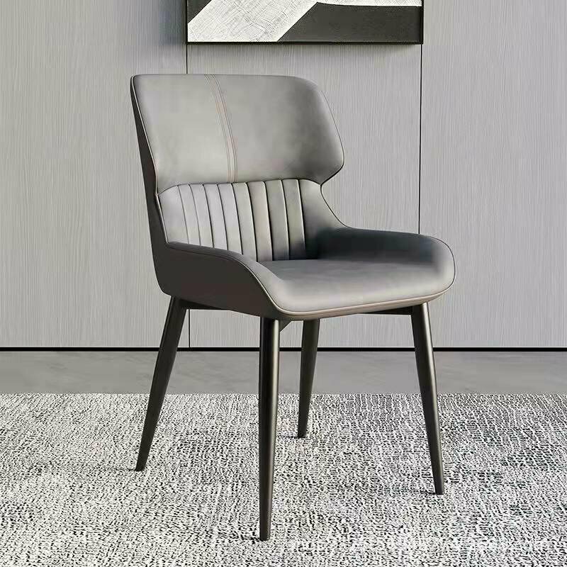 Простой современный домашний обеденный стул с легкой роскошью и высококачественным дизайном спинки.