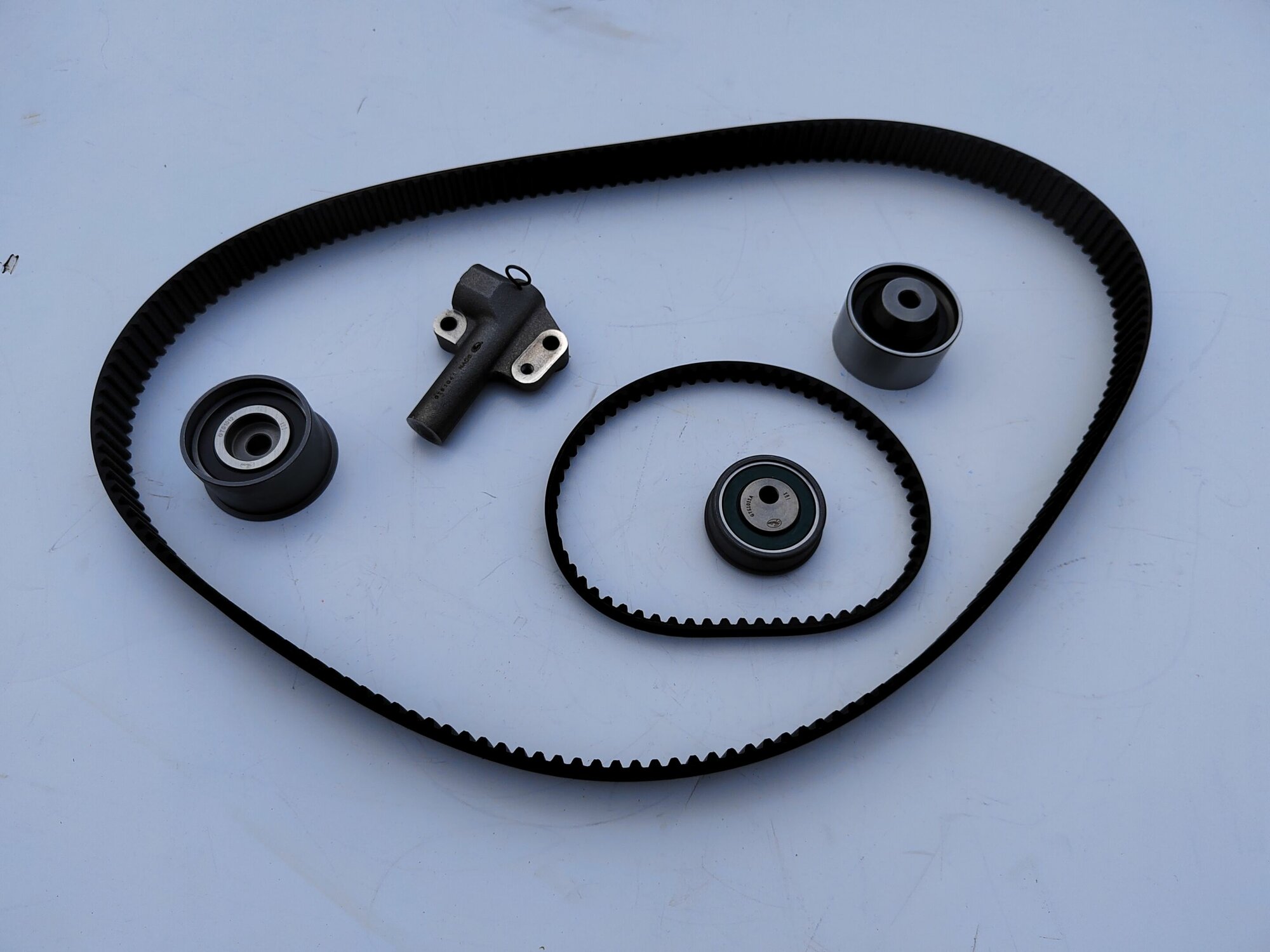 Комплект ГРМ с гидронатяжителем GATES JAC S5 (2013-2019) [2.0 16V 5MT внедорожник Turbo] K0192175