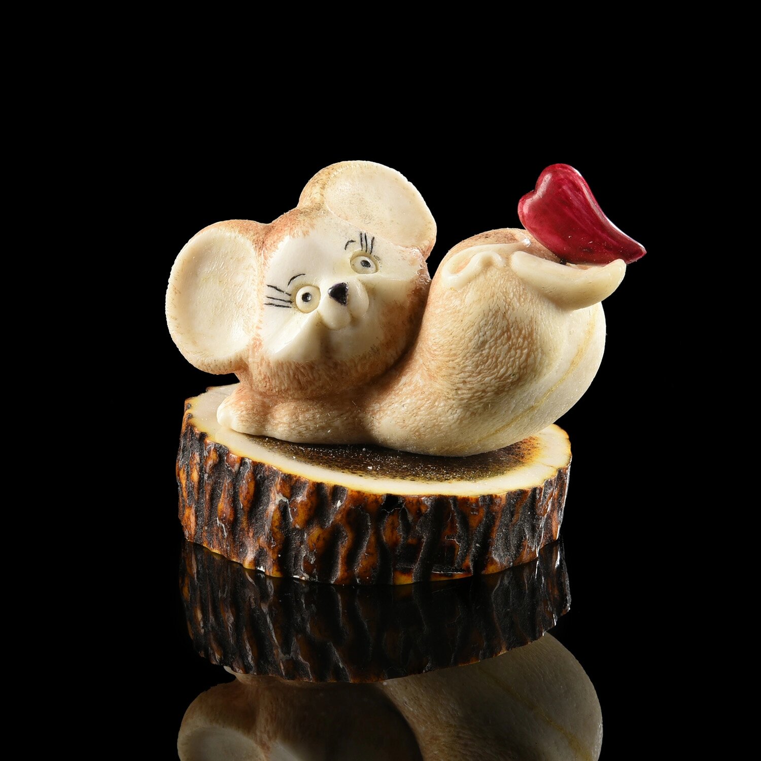 Статуэтка из бивня мамонта "Мышка"