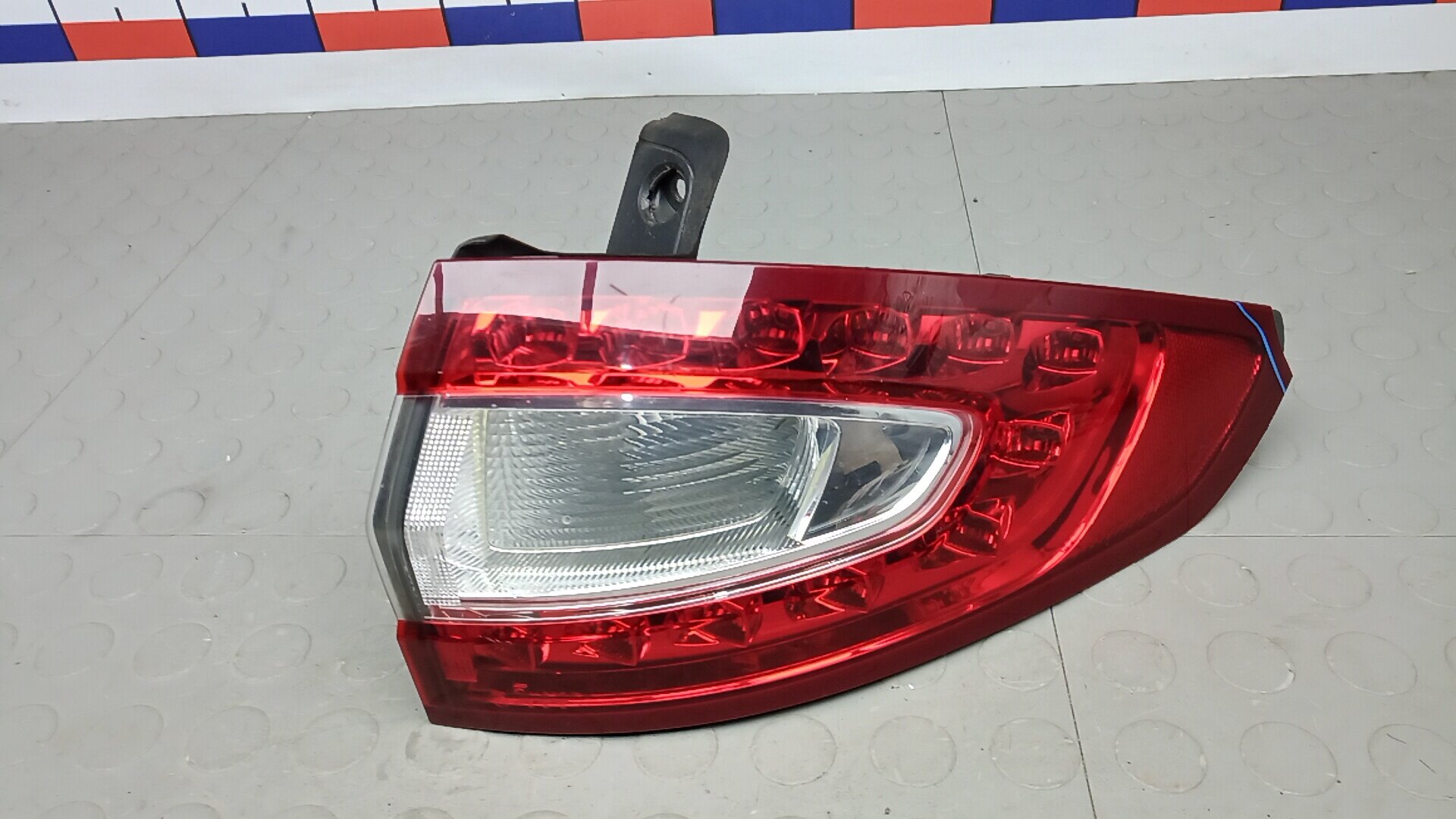 Фонарь задний правый FORD MONDEO 5, Номер 2291530, DS7313404CJ