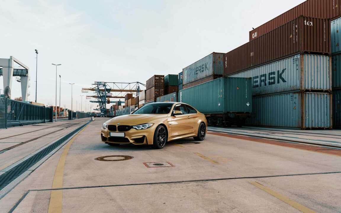 Картина на холсте 110x60 LinxOne "Bmw, вид сбоку, автомобиль, коричневый" интерьерная для дома / на стену / на кухню / с подрамником