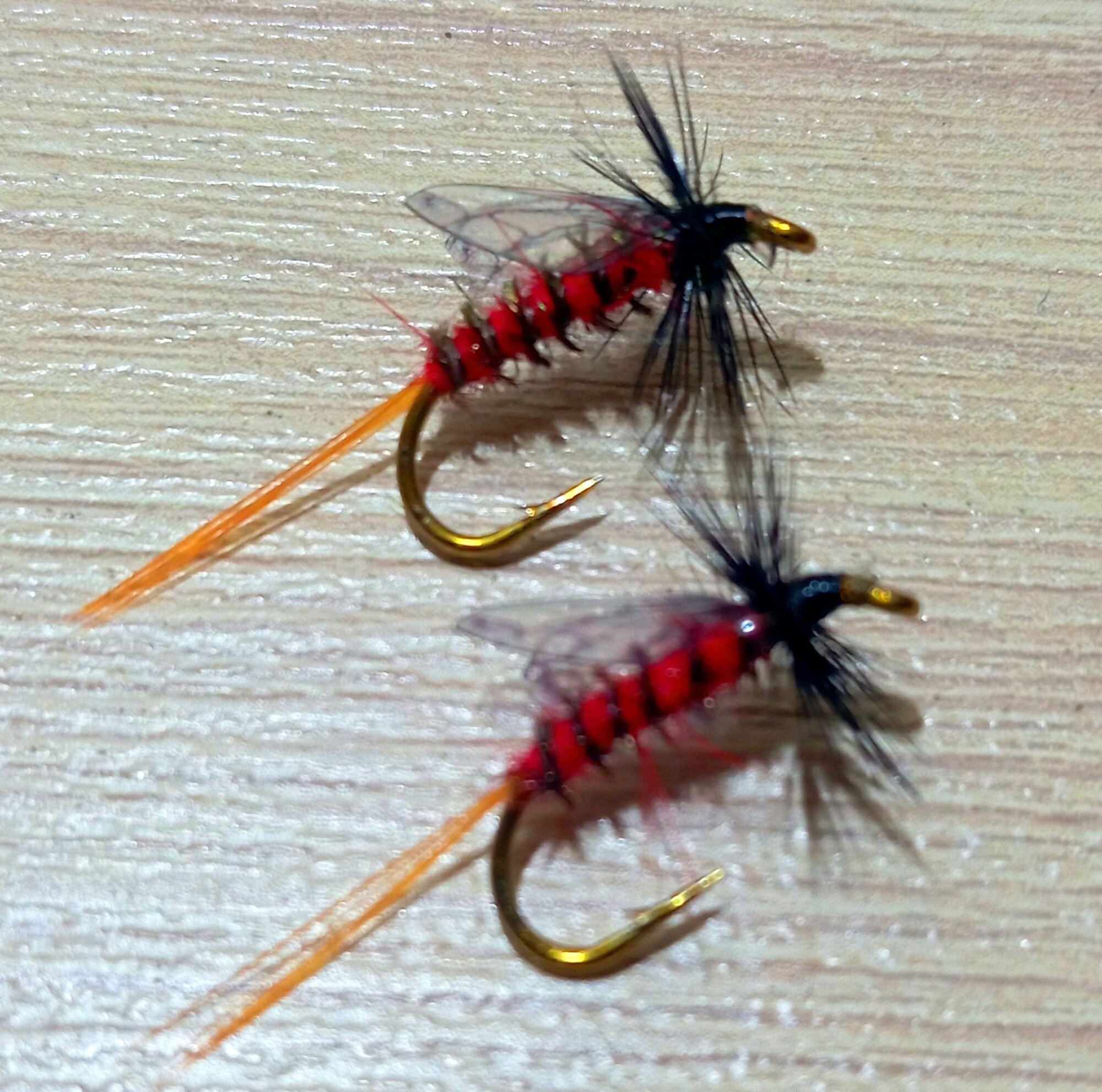 Мушка верховая. Для ловли хариуса и другой рыбы. На одинарном крючке номер 10. Набор 2 штуки.