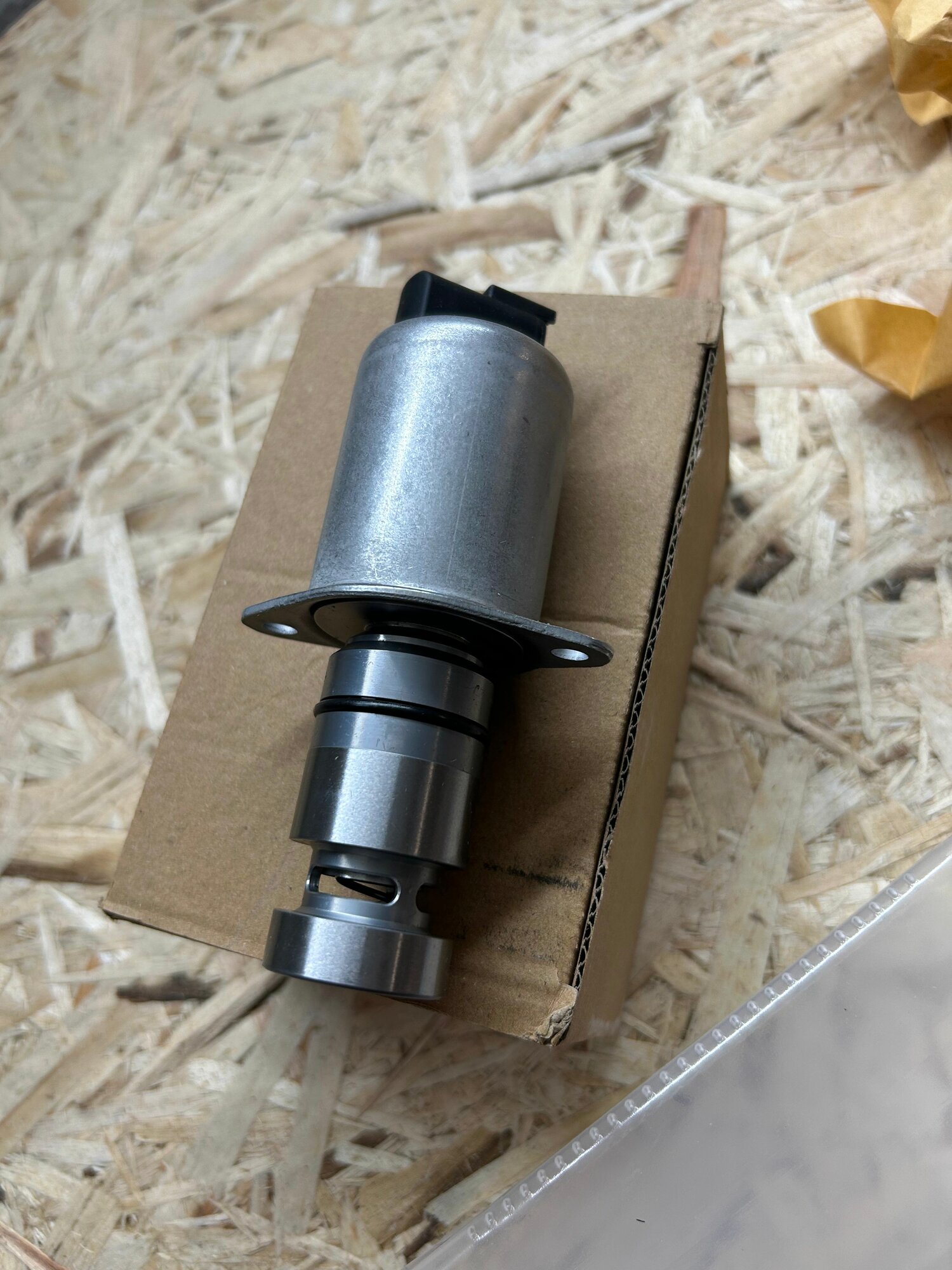 Клапан корпуса масляного фильтра 23246342 (7423246342)