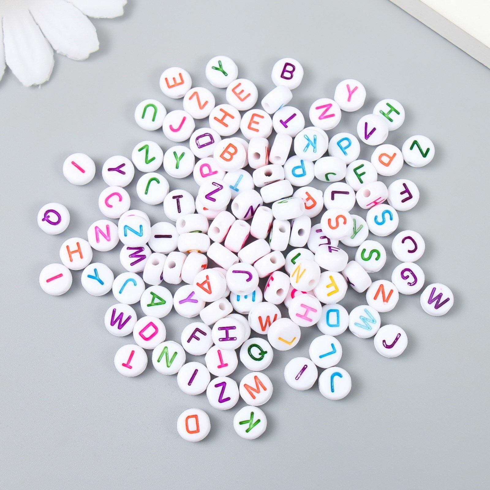 Бусины для творчества пластик "Англ. буквы в круге", разноцветные, набор 15 г, 0.3x0.6. х0.6 см