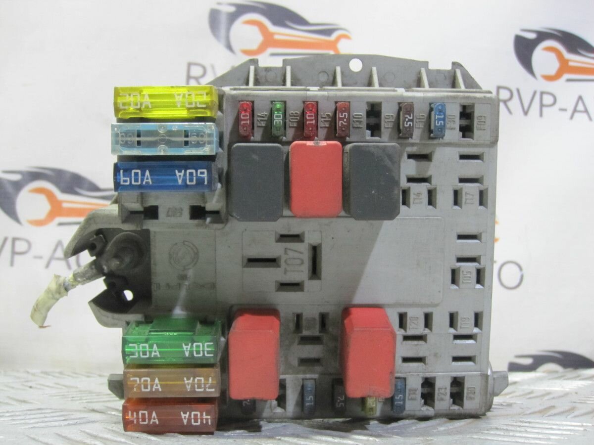 Блок предохранителей Fiat Punto 188 1999-2003 46760251