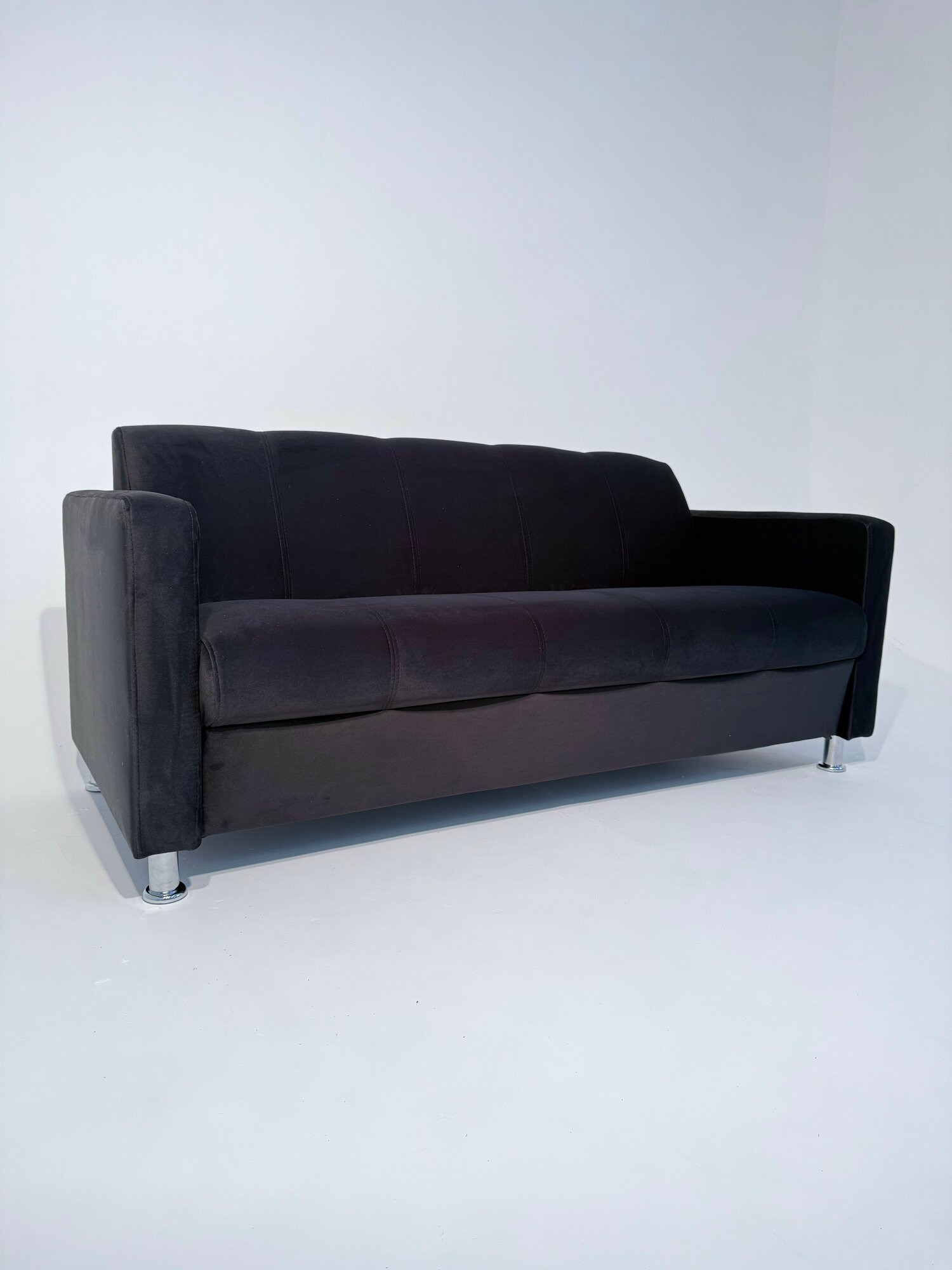 Диван офисный Сенатор 1700, механизм Нераскладной, 170х80х82 см, чёрный велюр, с отделочной строчкой