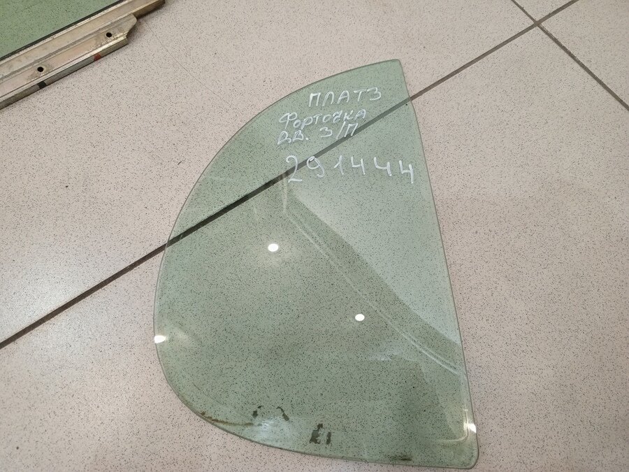 Форточка двери задняя правая от Toyota PLATZ 1999-2005