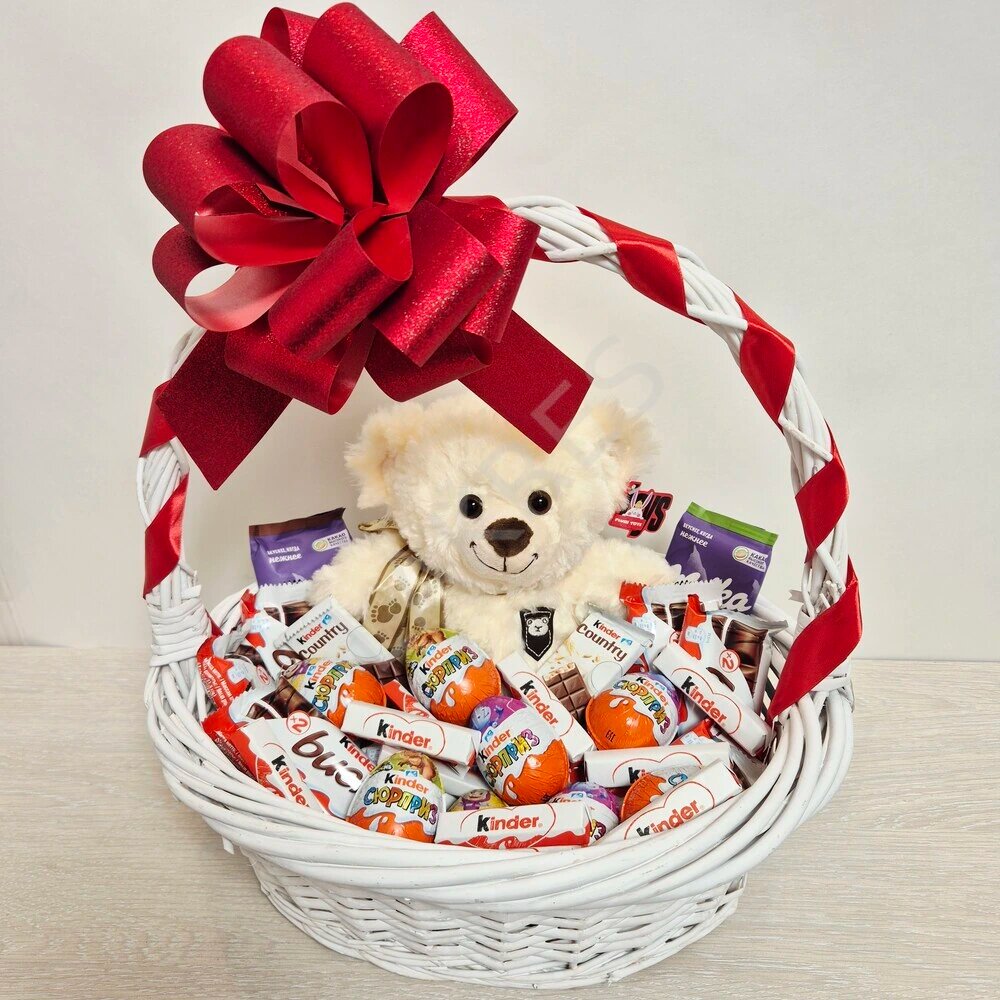 Композиция "Наслаждение", сладости с мягкой игрушкой в корзине