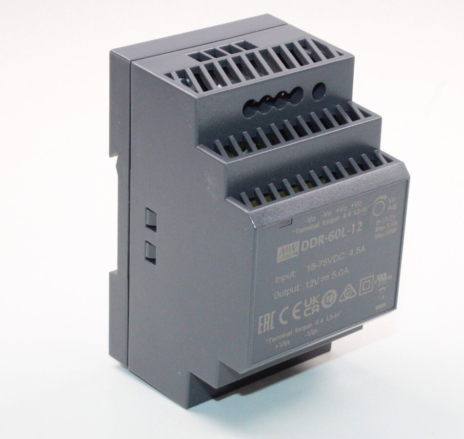 DDR-60L-12, Преобразователь DC-DC на DIN рейку, MW, DC-DC, 60Вт, вход 18…75 В DC, выход 12В/5А, изоляция 4000В DC, в кож