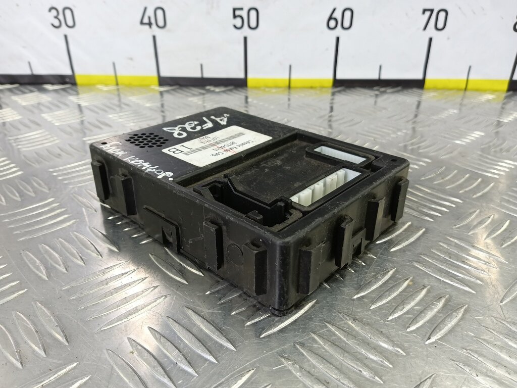 Блок комфорта Б/У для SUZUKI Grand Vitara II (2005—2008) 3677064J10