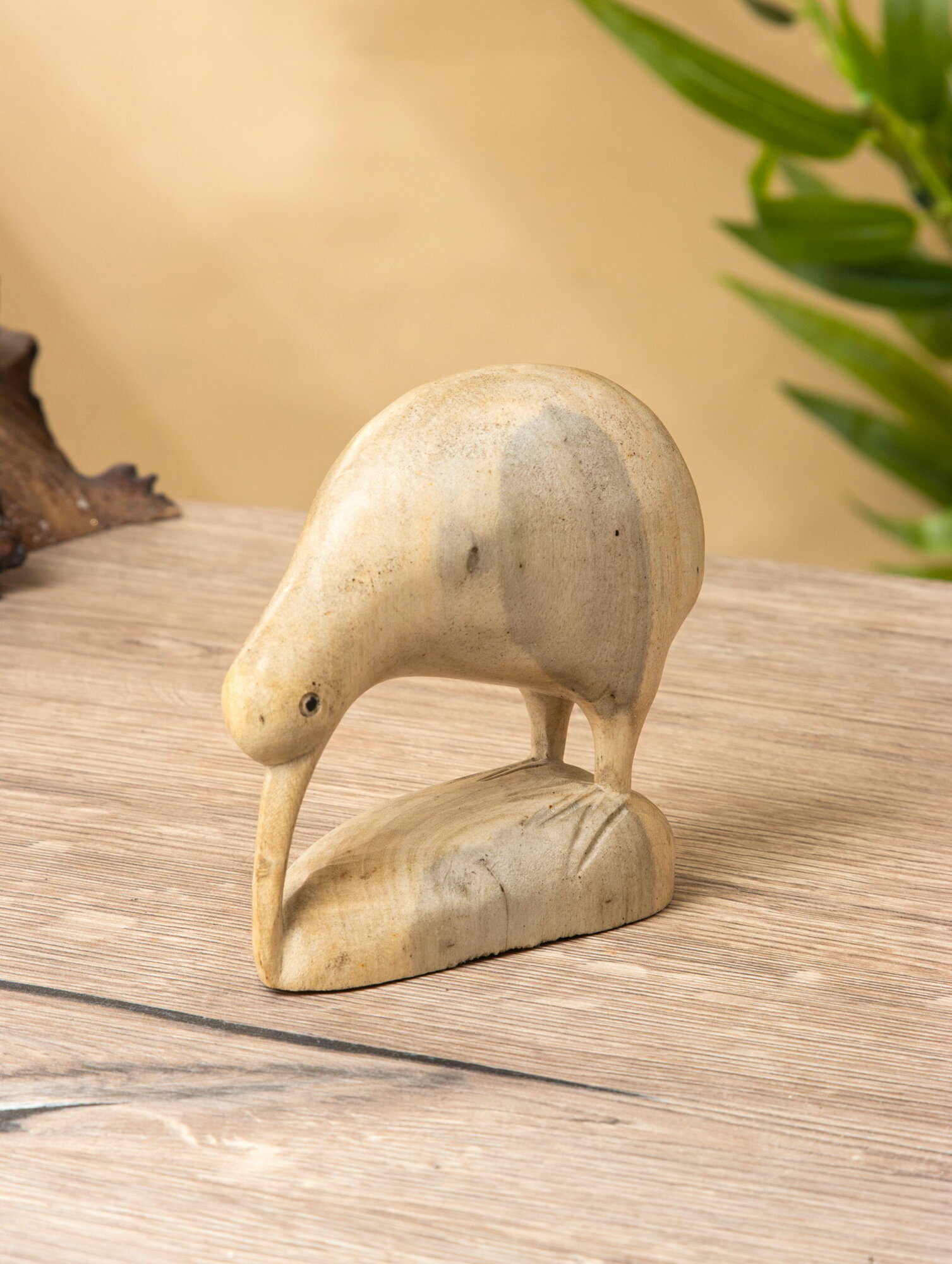Сувенир "Птица Киви", 10x5x9 см, дерево суар, бежевый, форма фигуры: птица