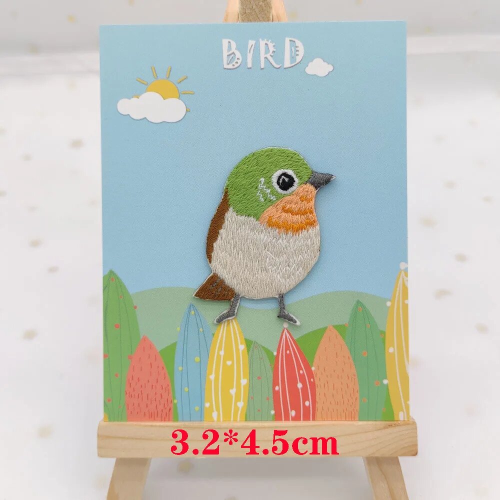 Набор самоклеящихся вышитых нашивок DUTRIEUX с животными и птицами Colored Bird 4