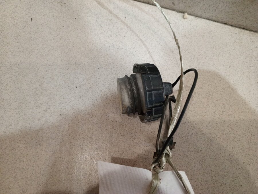 Крышка топливного бака от Mazda 3 bk 2003-2009