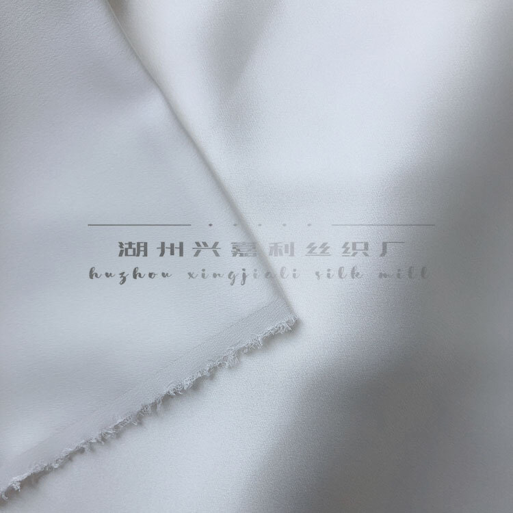 19 мм гладкий креп-сатин, ширина 140 см, 100% шелк тутового дерева, высококачественный окрашенный белый, 658 гладкий креп-сатин