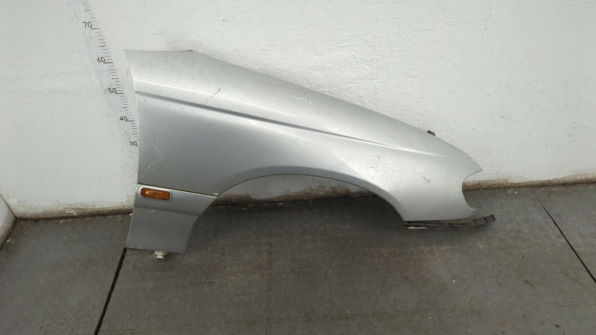 Крыло правое переднее Opel Omega B Б/У