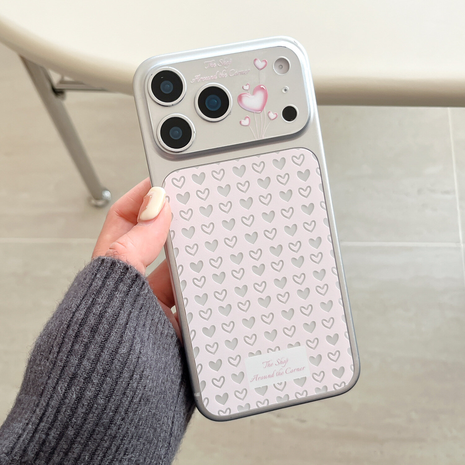 Защитная пленка для iPhone 17 Pro Max с рисунком Полного вырезного сердца - ПЭТ пленка