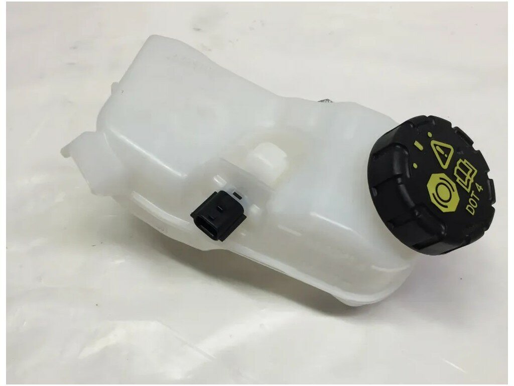 Бачок тормозной жидкости Рено Дастер 2 (оригинал)