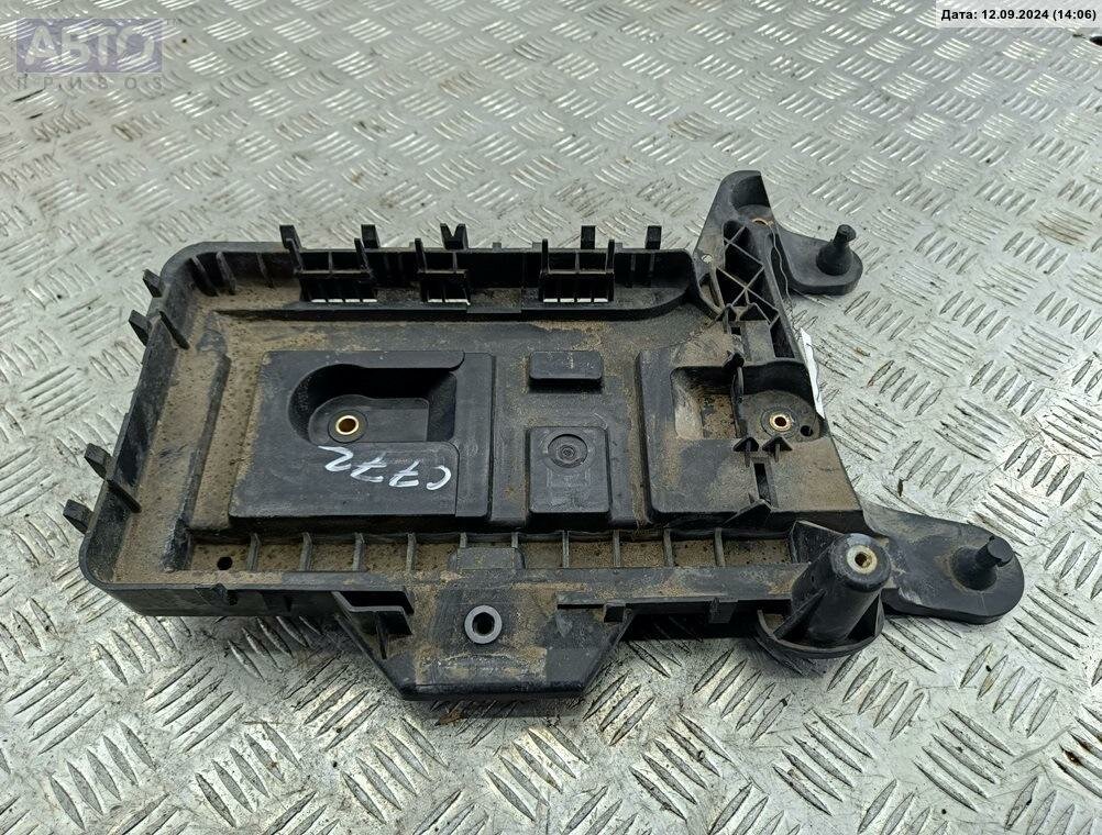 Кожух аккумулятора (короб АКБ) Skoda Octavia mk2 (A5 1Z) 2004-2013