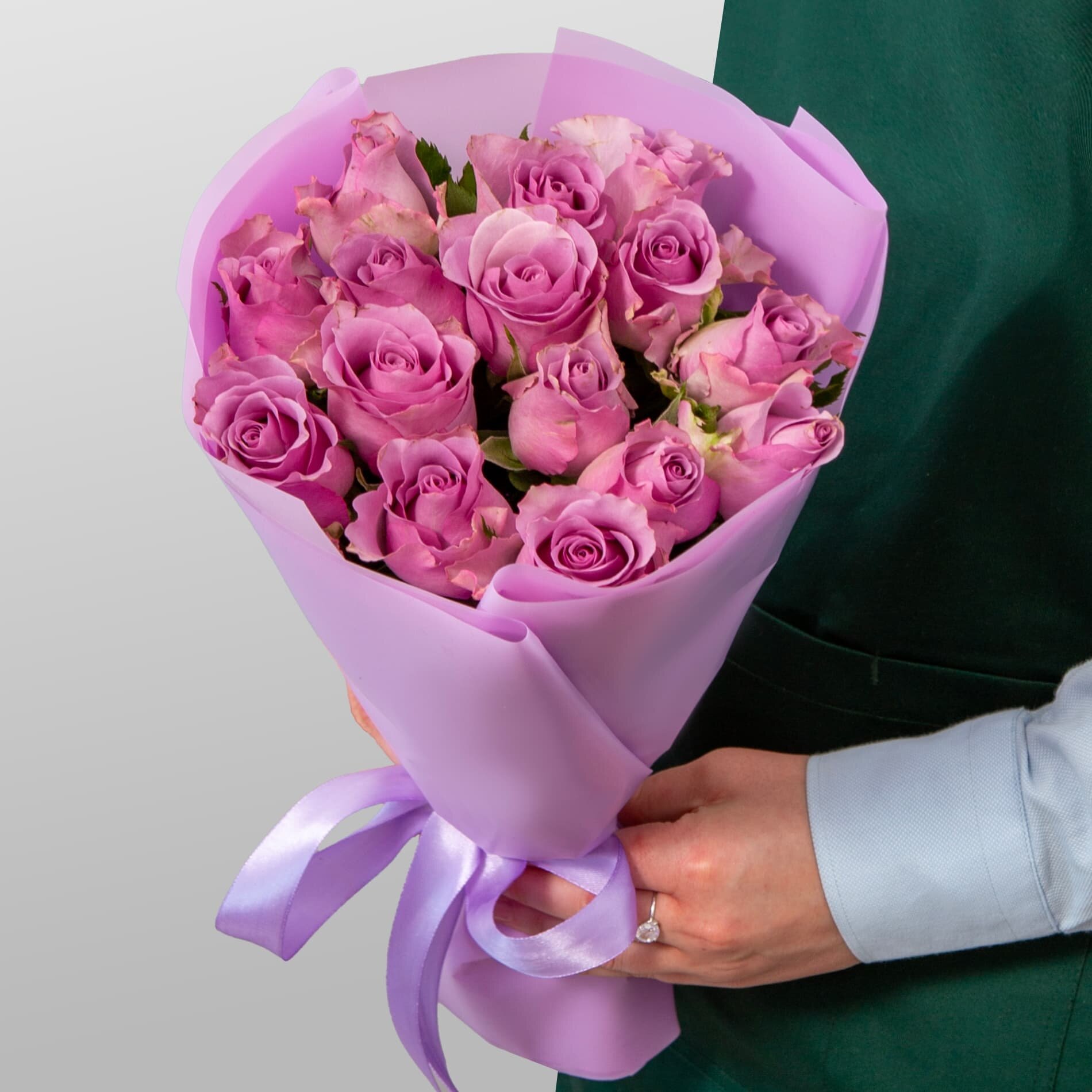 Букет сиреневых Роз Кения 15 шт «Туманный аромат»