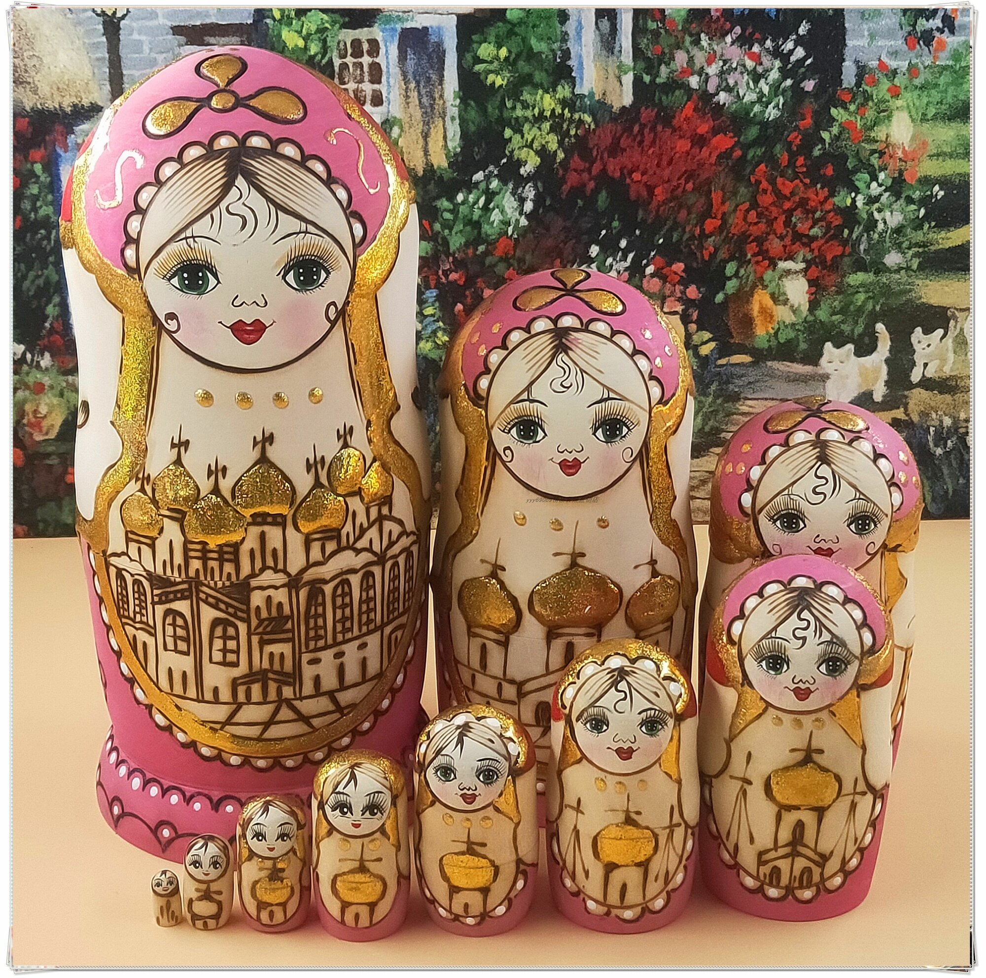 Матрешка 10-слойная "Кукольный замок" традиционное мастерство инновационный подарок ручная роспись по дереву