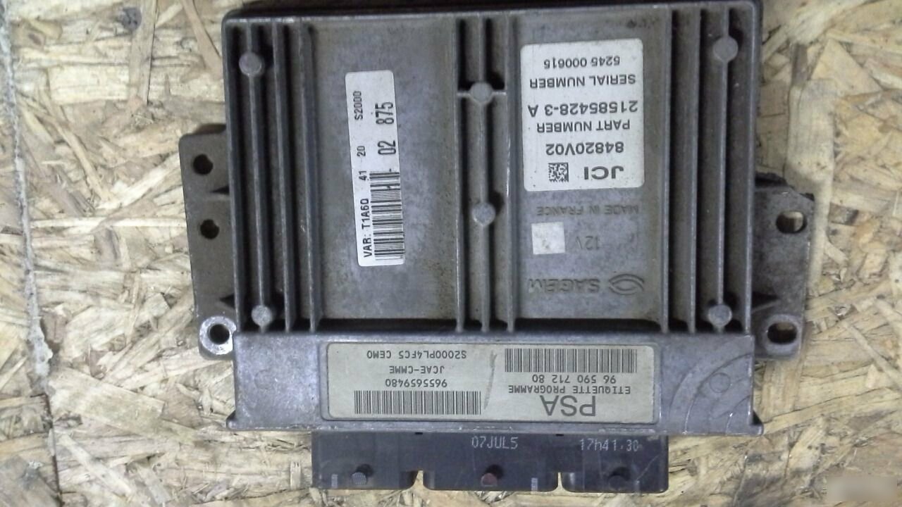 Блоки управления двс пежо Peugeot 206 21585264-8 A