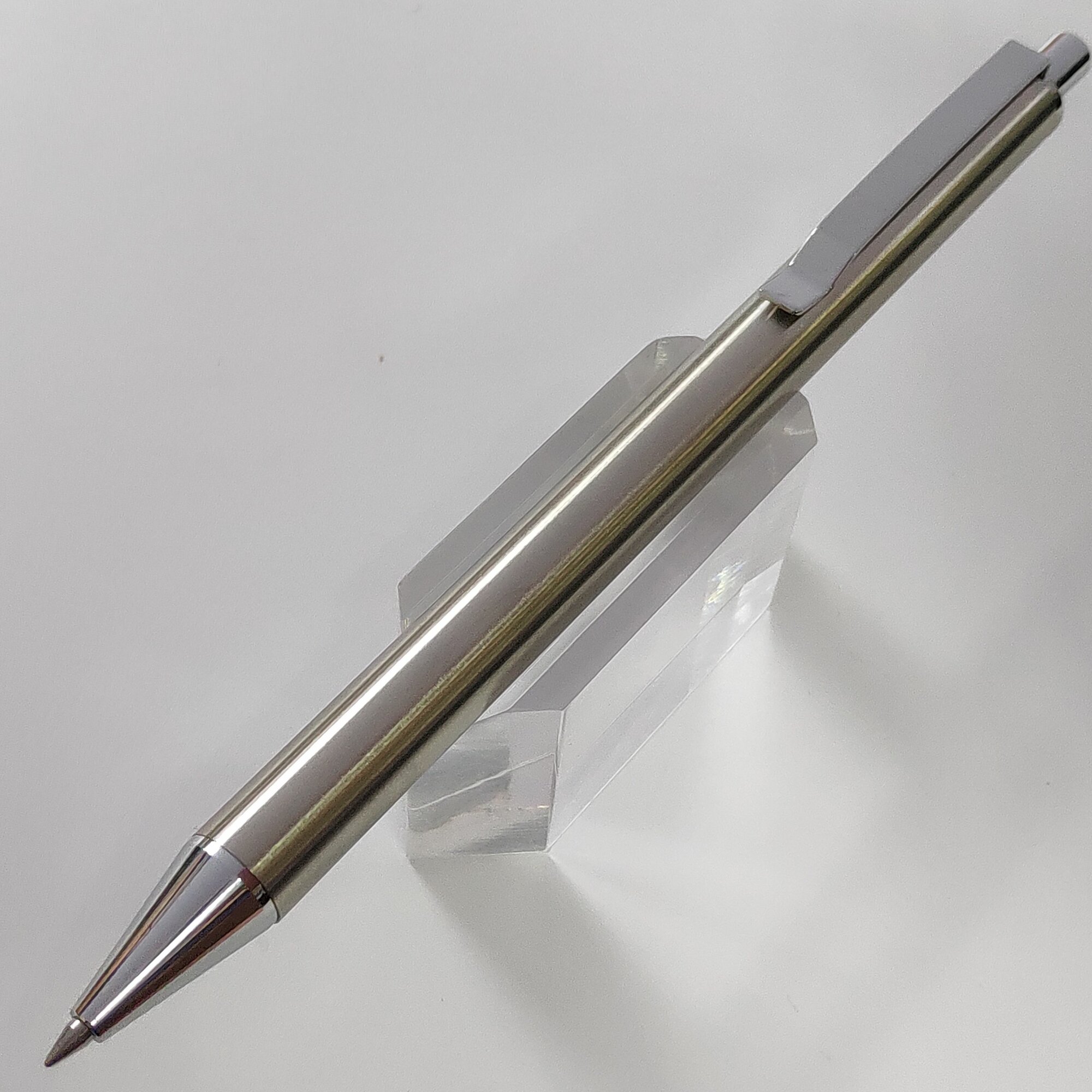 Автоматическая шариковая - гелевая ручка металлическая "BPEN 32".