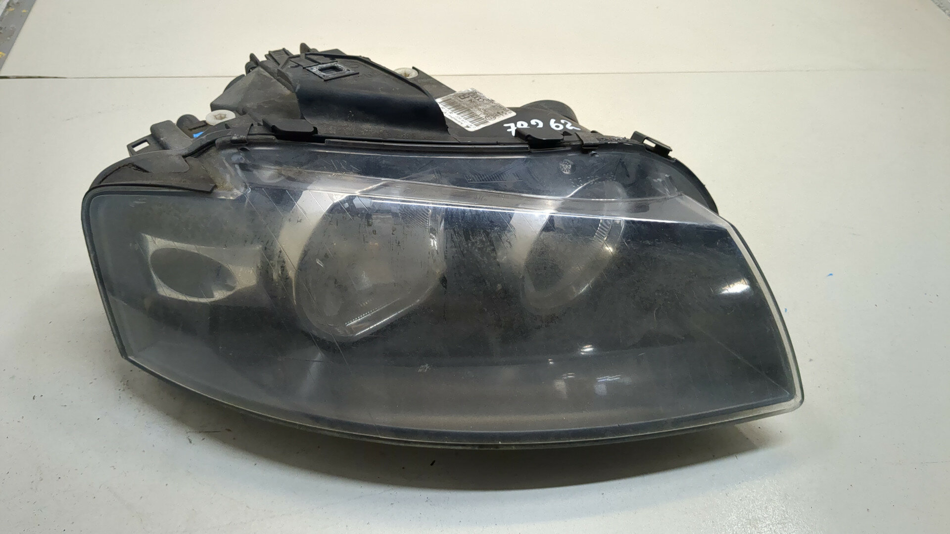 Фара (передняя) правая Audi A3 (8P) Б/У