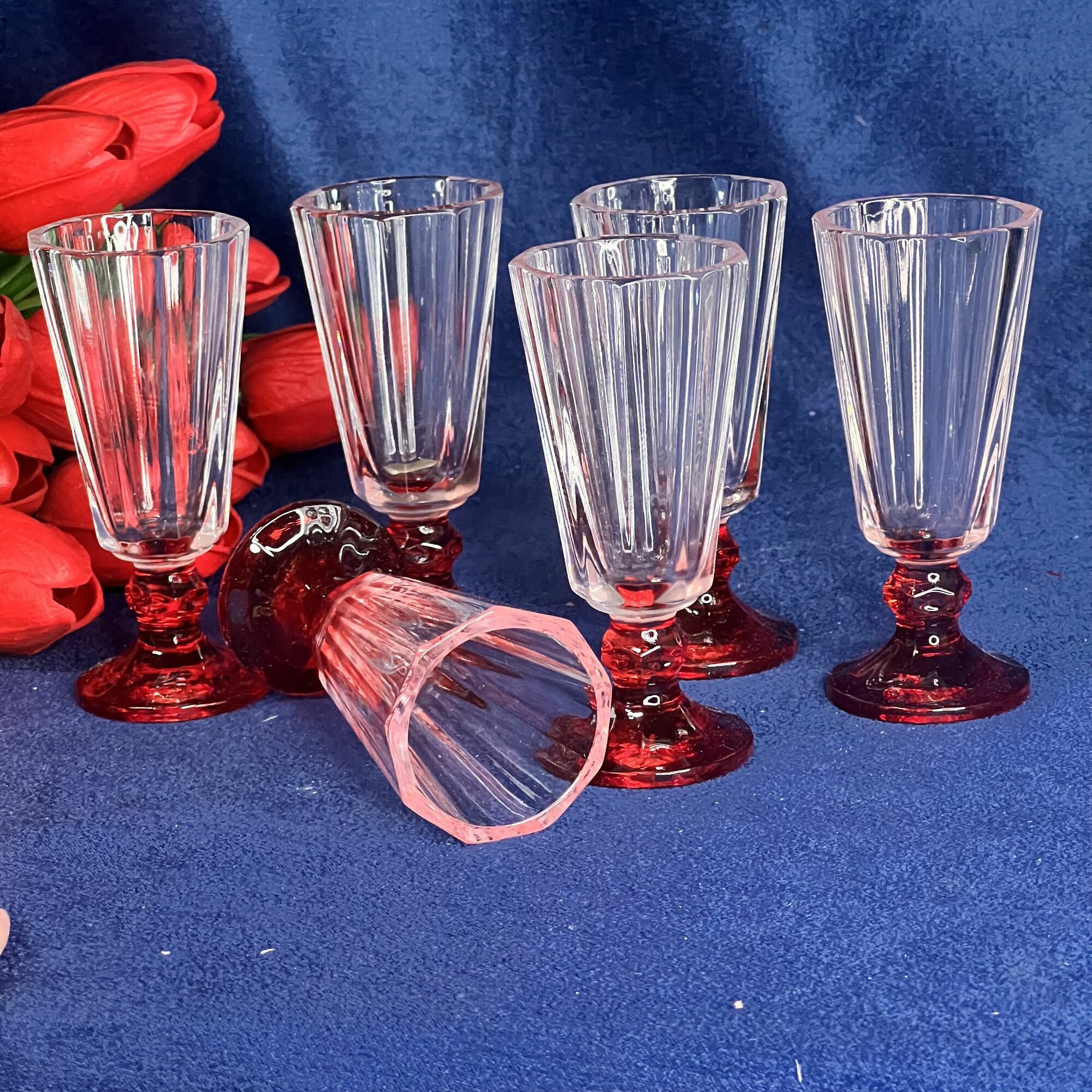 Рюмки хрустальные набор 6 шт Лафитники 35 мл с красной ножкой