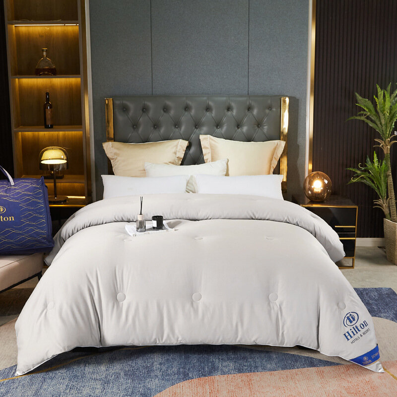 Шелковое одеяло Hilton, 180х220 см