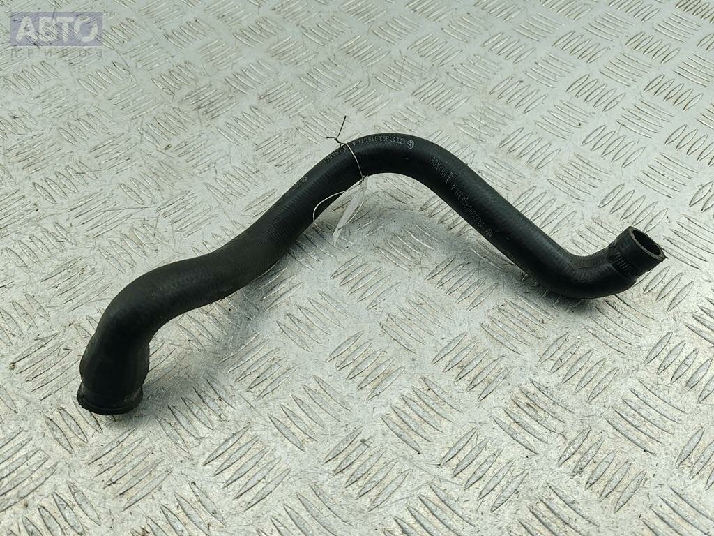 Патрубок отопителя (печки) Audi 80 B4 (1991-1996)