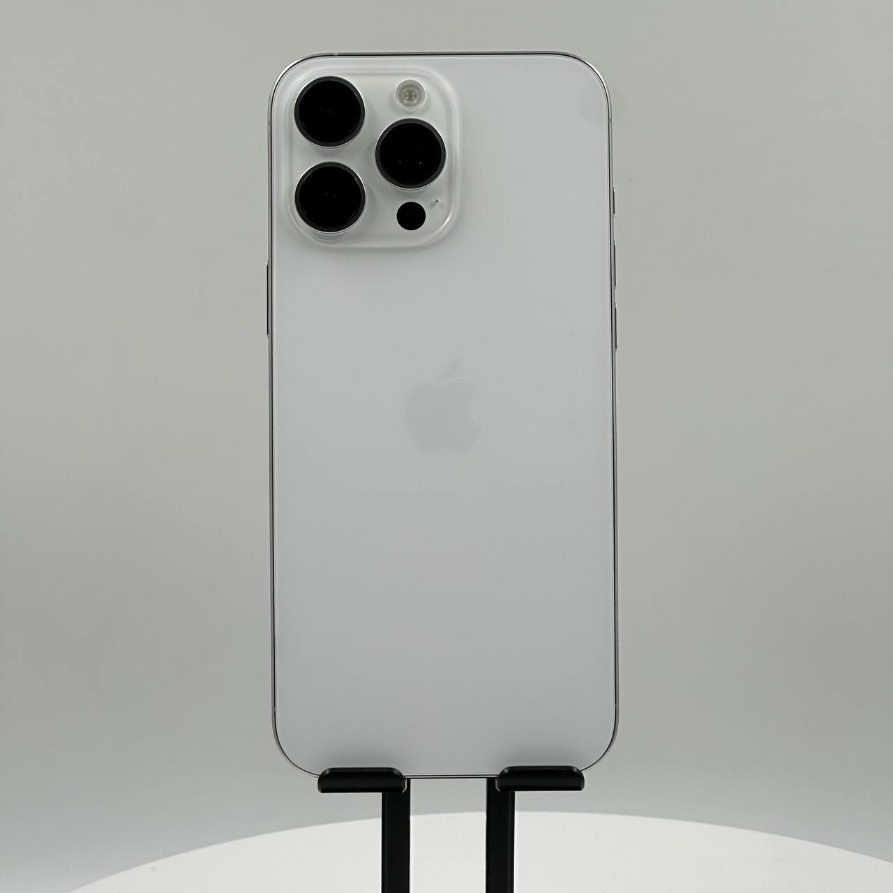 Смартфон Apple iPhone 16 Pro Max 256 ГБ, Dual: nano SIM + eSIM, белый титан