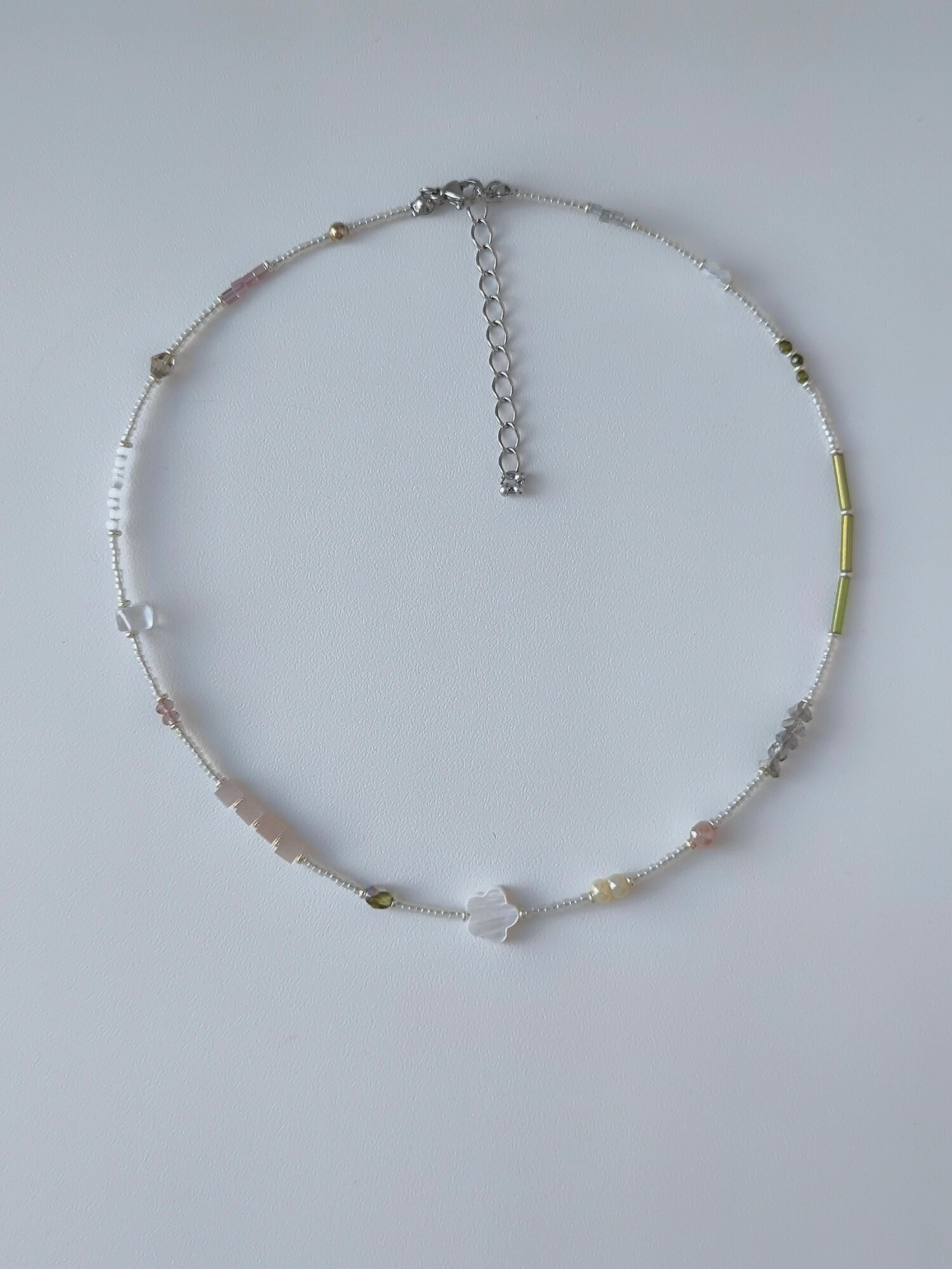 Чокер, лабрадорит синтетический, горный хрусталь, жемчуг культивированный, перламутр