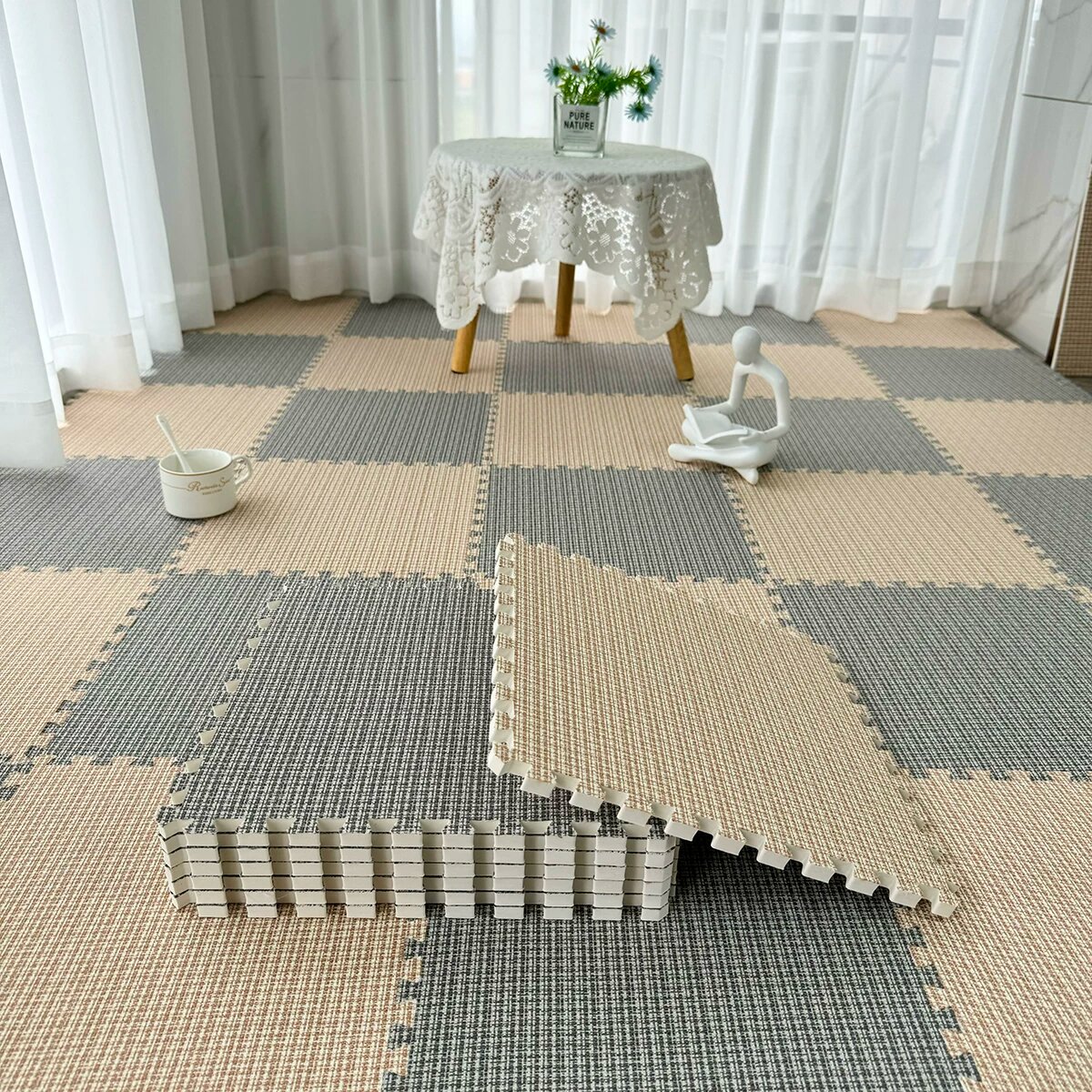 Серый и светло-бежевый съемный стиральный коврик, 31x31x1см, толстое основание с 16 частями и краевыми полосками