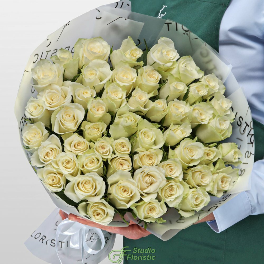 Монобукет STUDIO FLORISTIC "Зимний рассвет", розы Кении, 60см, 51шт