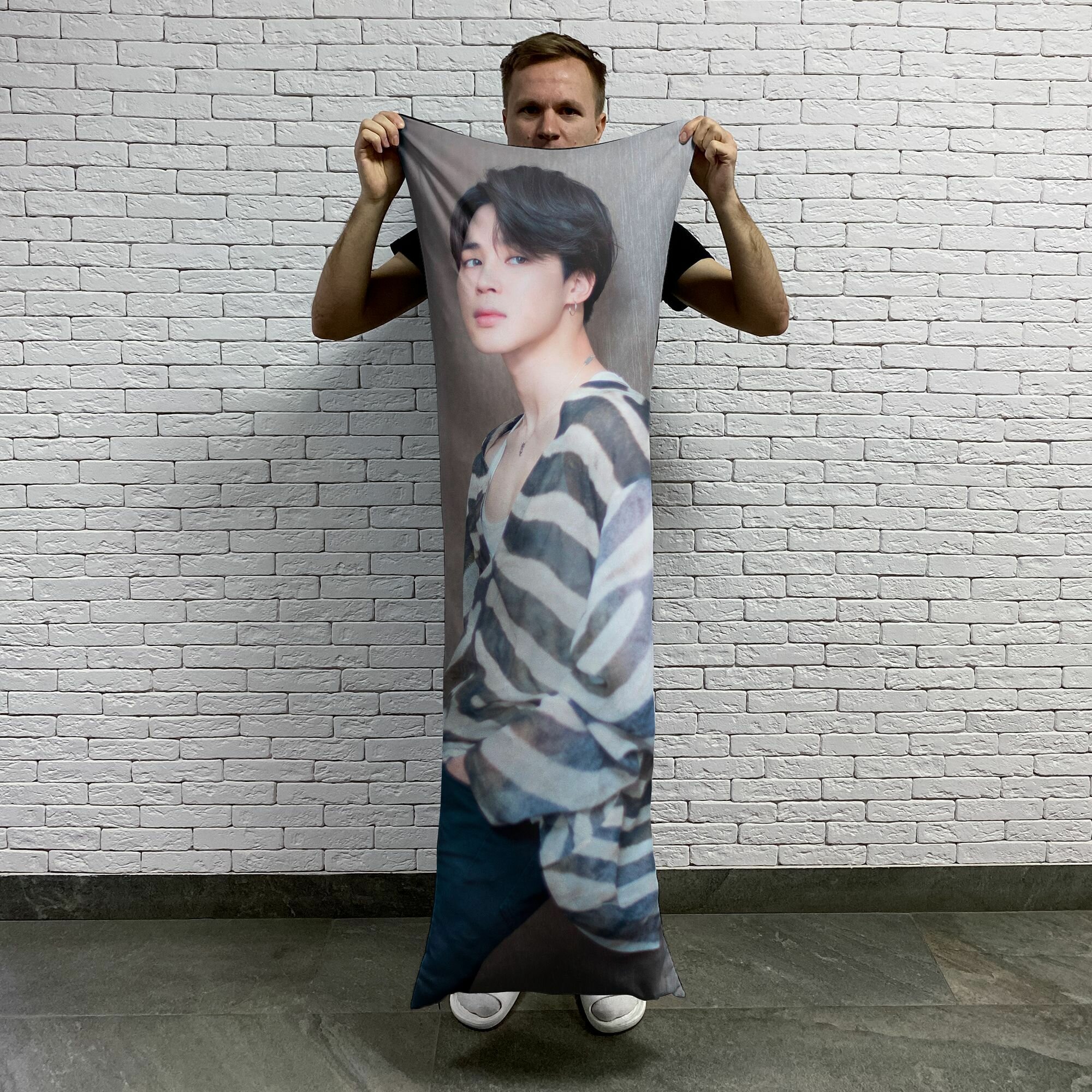 Подушка дакимакура Пак Чи Мин BTS 50x150 см