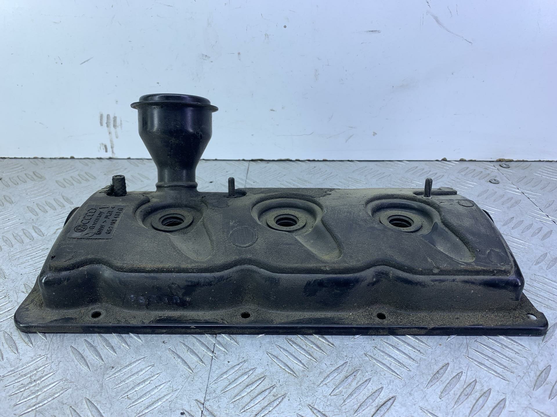 Клапанная крышка Audi A6 C5 (1997 - 2001) 059103469G