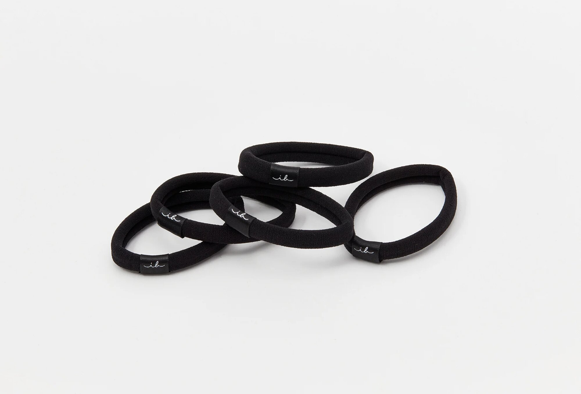 Эластичная резинка для волос INVISIBOBBLE HAIR TIE EARTH BLACK