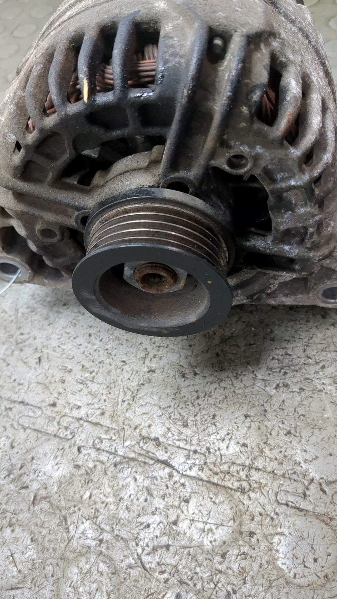 Генератор Opel Corsa D Б/У — фото 1