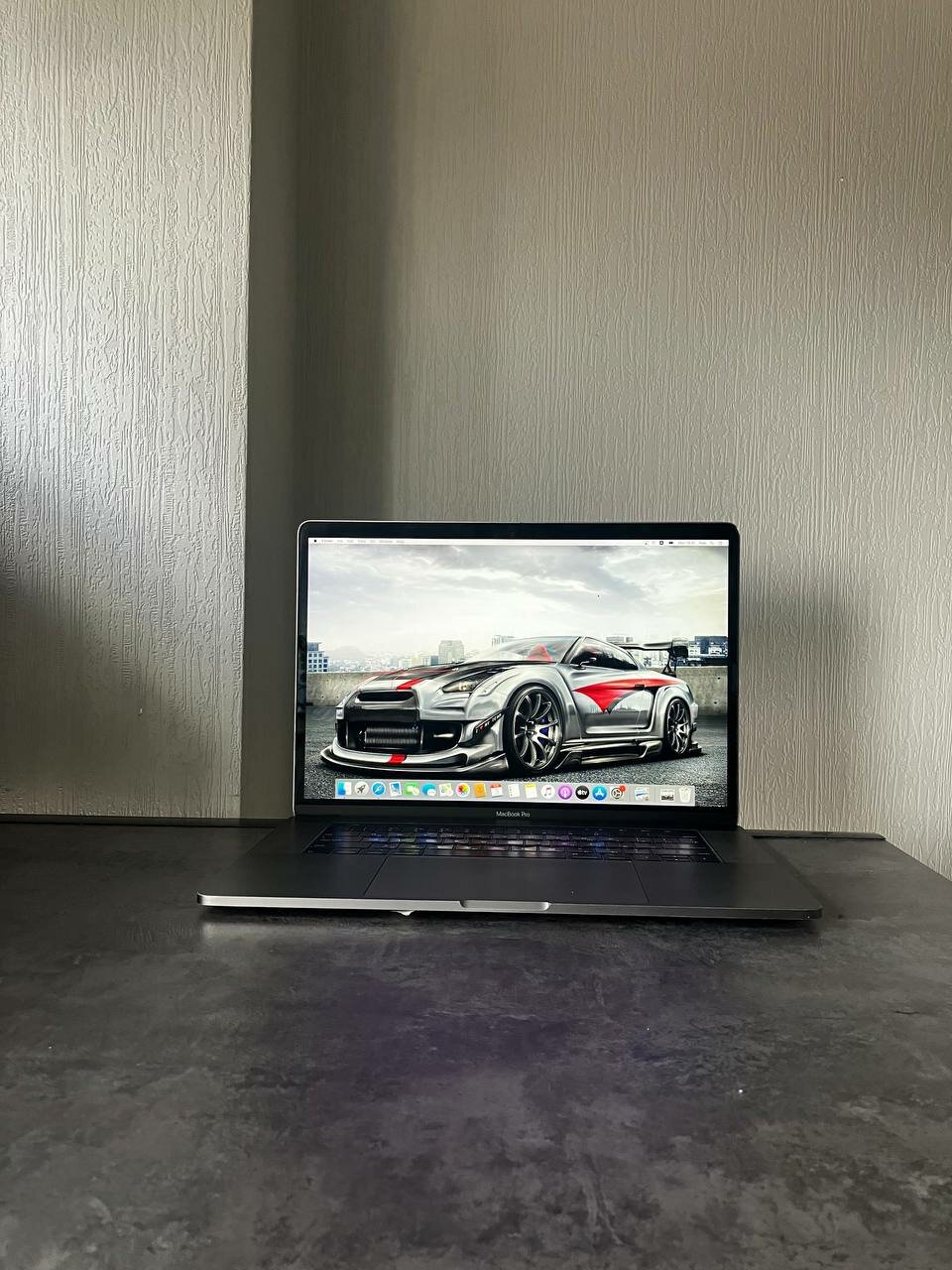 15" Ноутбук Apple MacBook Pro 15 2018 2880x1800, Intel Core i7 2.6 ГГц, RAM 16 ГБ, SSD 512 ГБ, AMD Radeon Pro 560X