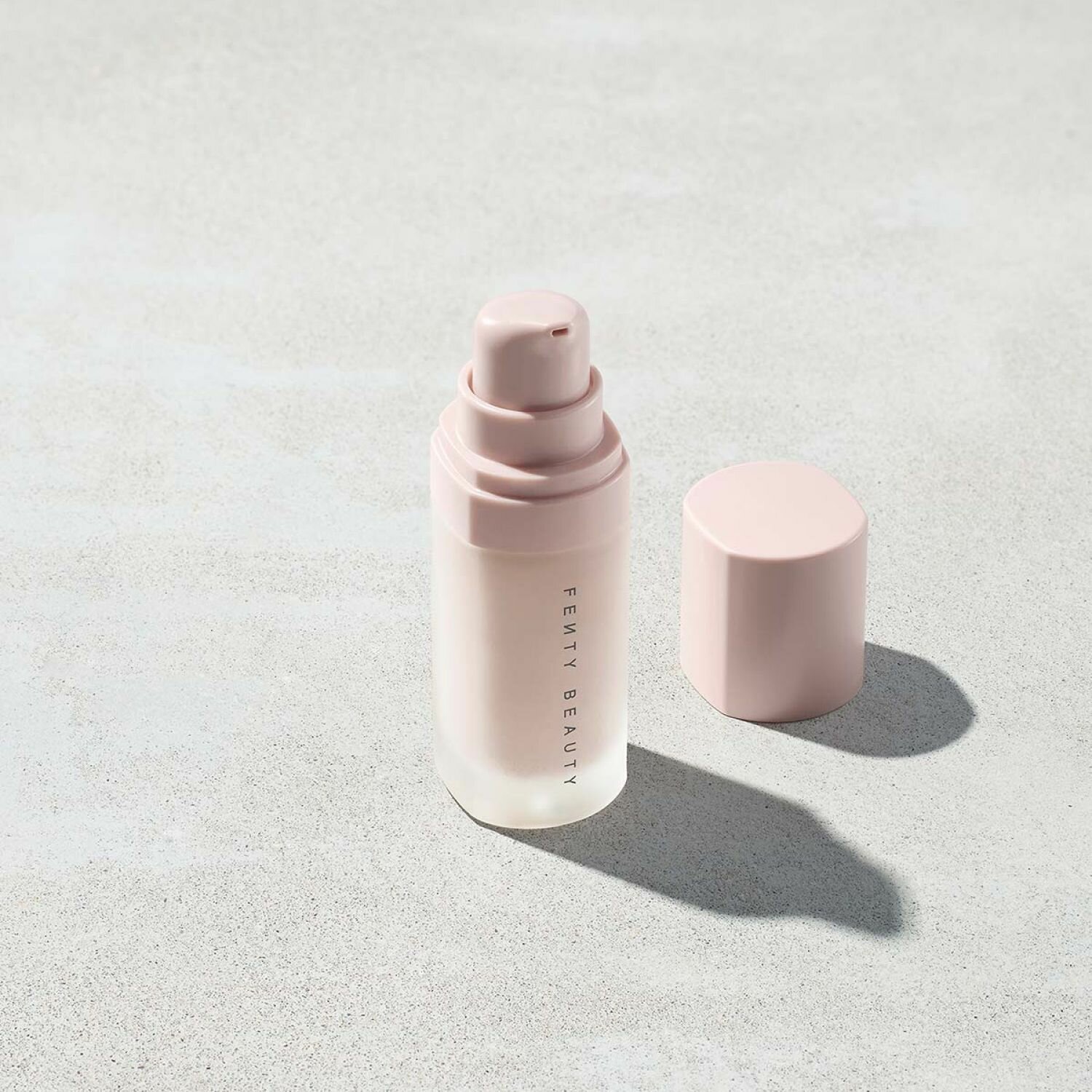 База праймер Fenty Beauty под макияж PRO FILTR INSTANT RETOUCH PRIMER - SOFT MATTE 15 ML