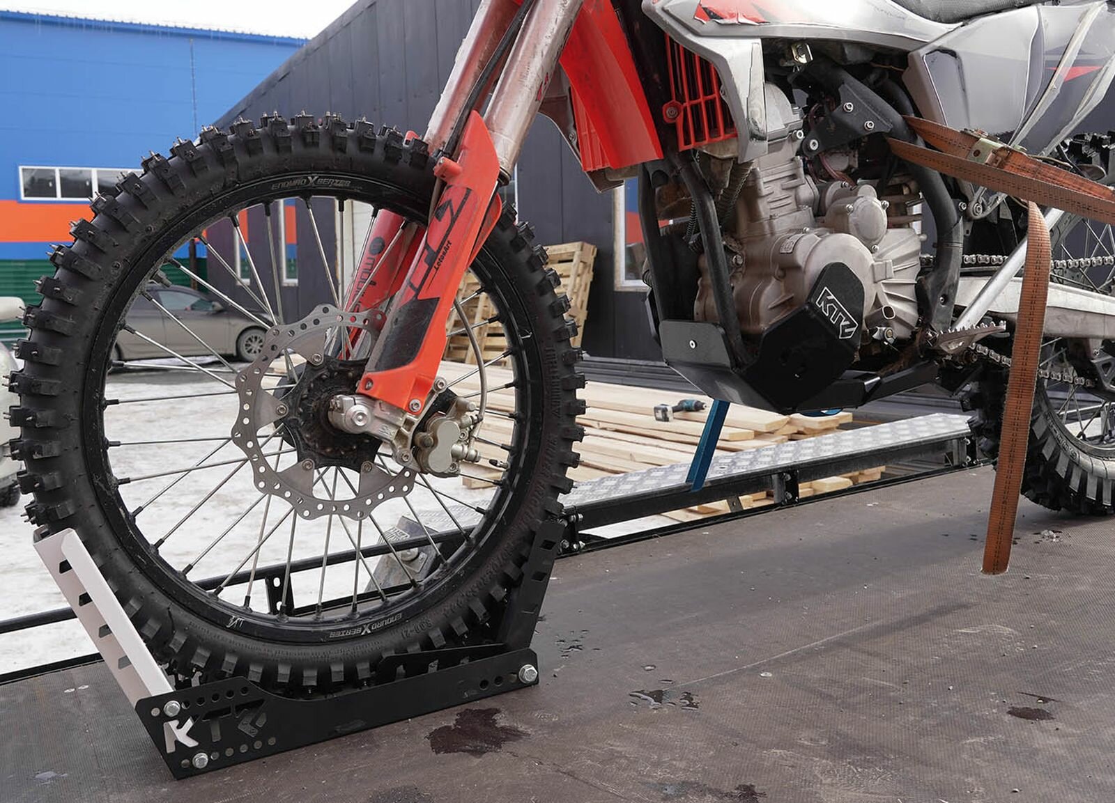 Ловушка колеса мотоцикла