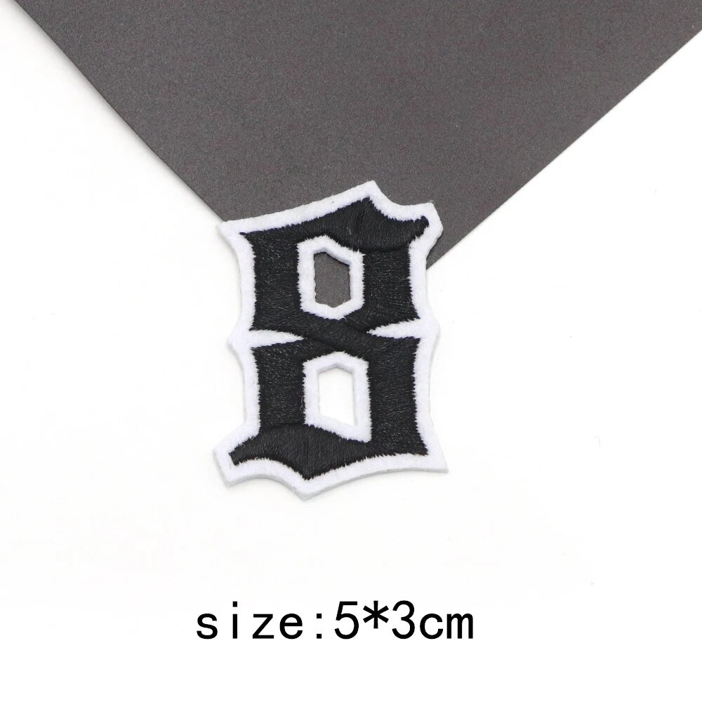 Черные термоплавкие буквы для вышивки 8