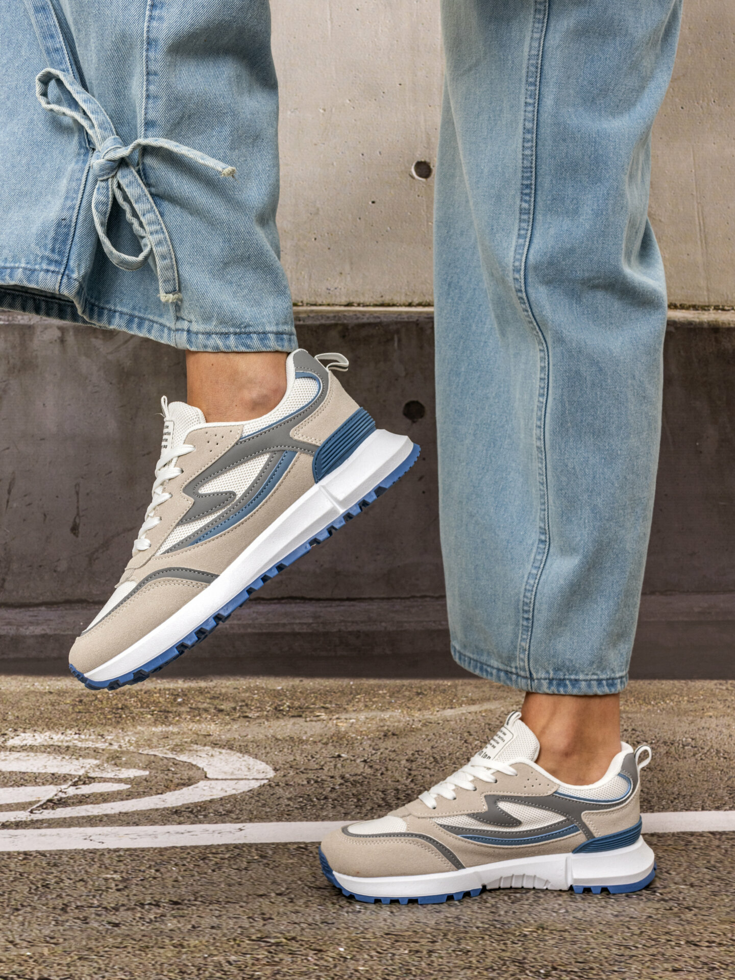 Кроссовки повседневные