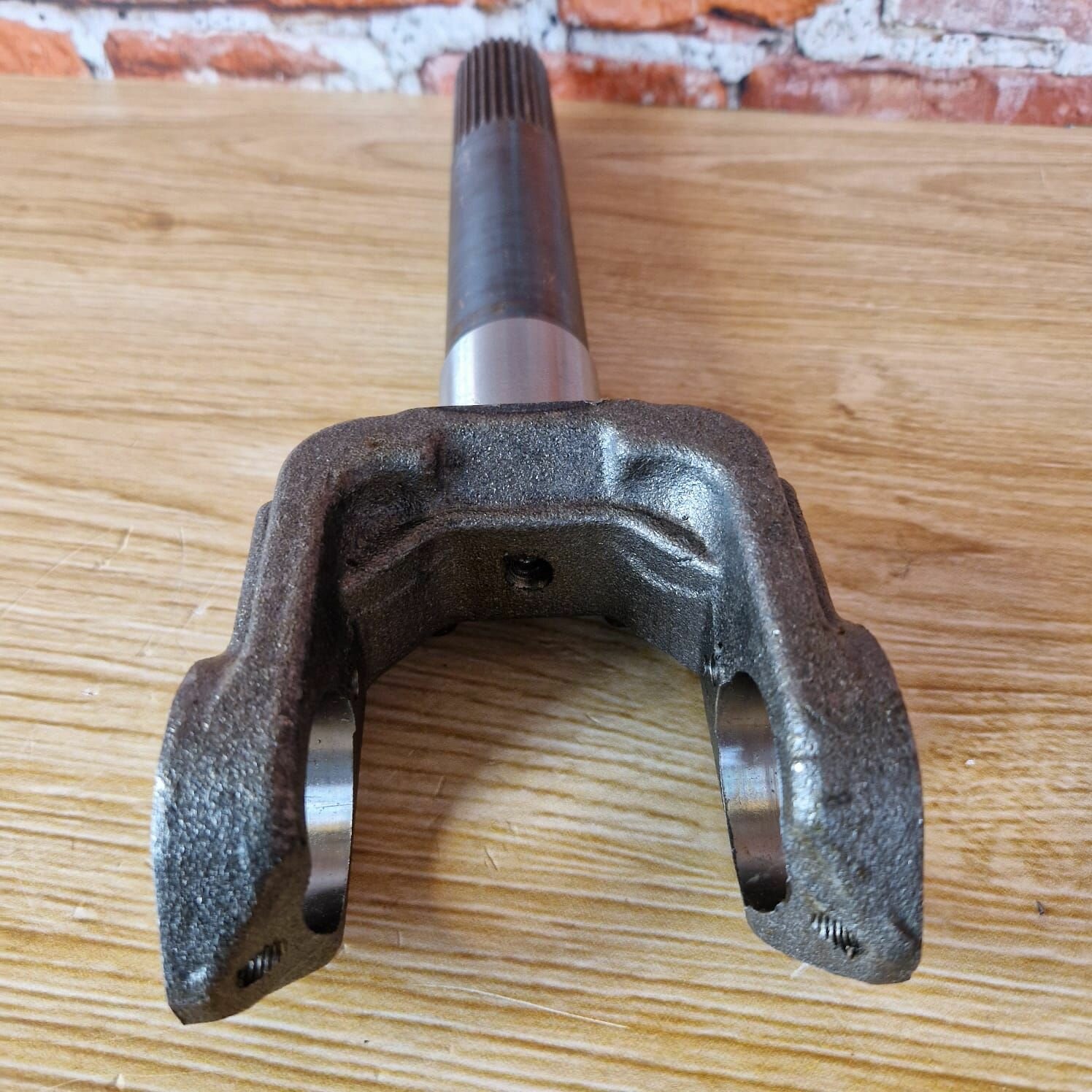 Вилка для а/м ГАЗ 33027 Газель 4х4 шарнира кулака поворотного наружная 33027-2304063-01