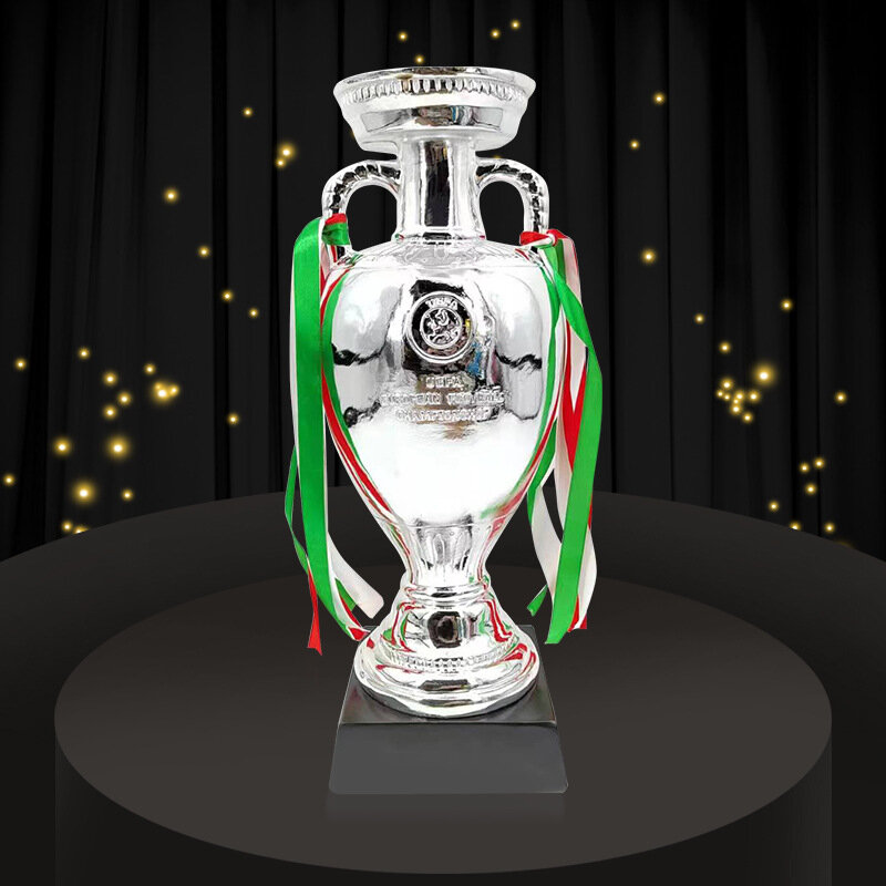 Кубок футбольный, позолоченный, из смолы, 44 см