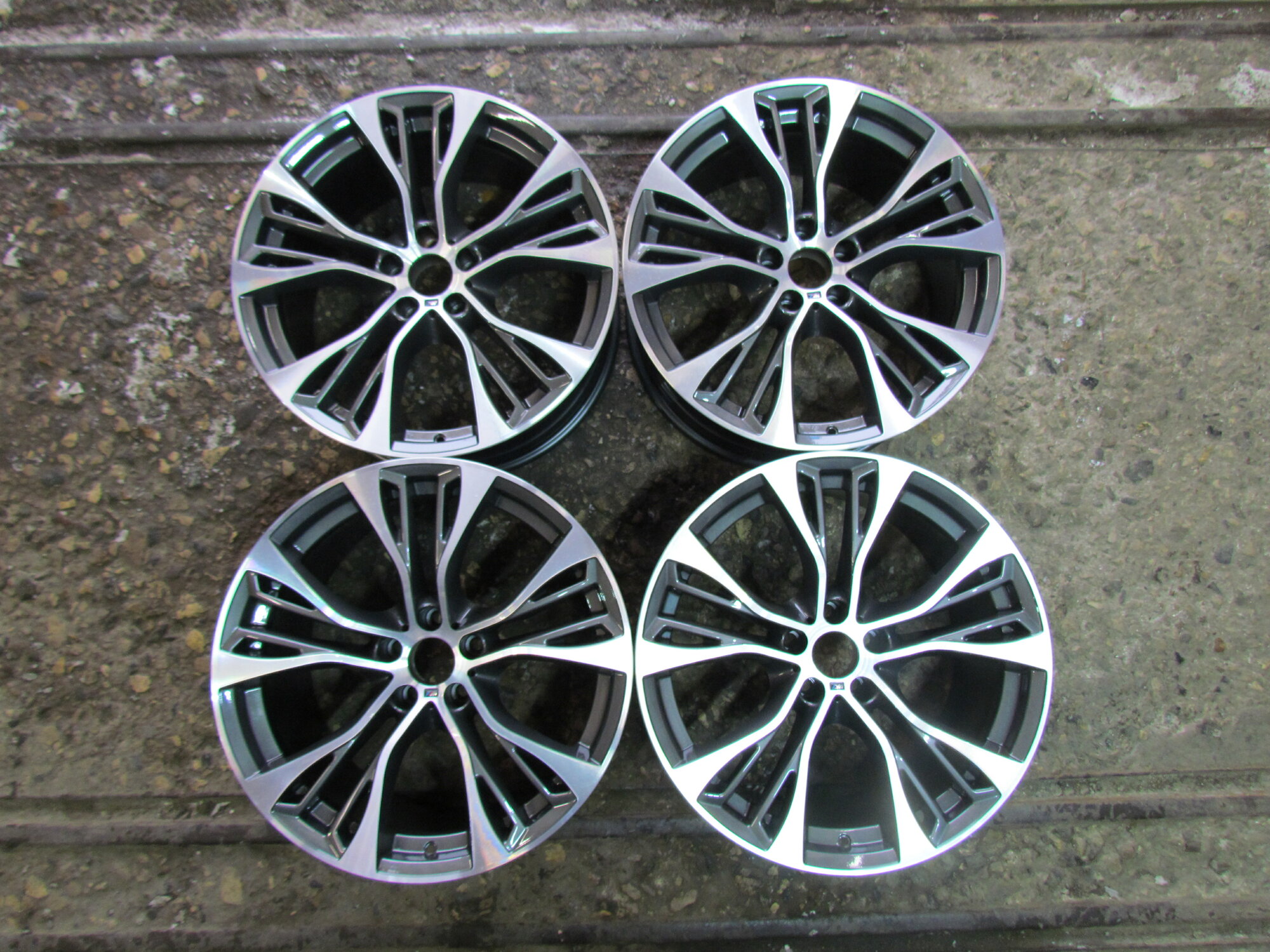 Комплект колесных дисков Разноширокий BMW R21 10/11.5J ET40/38 5*120 DIA74.1 (оригинал) 0023750